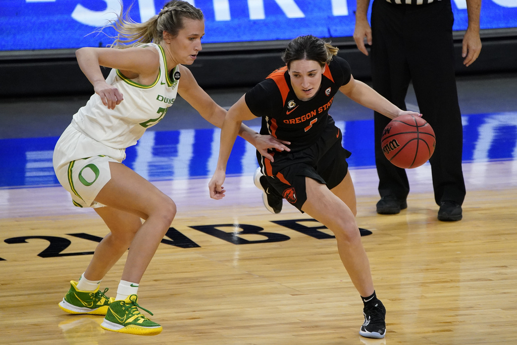 Oregon vs. Oregon State at Pac-12 women's basketball tournament ...