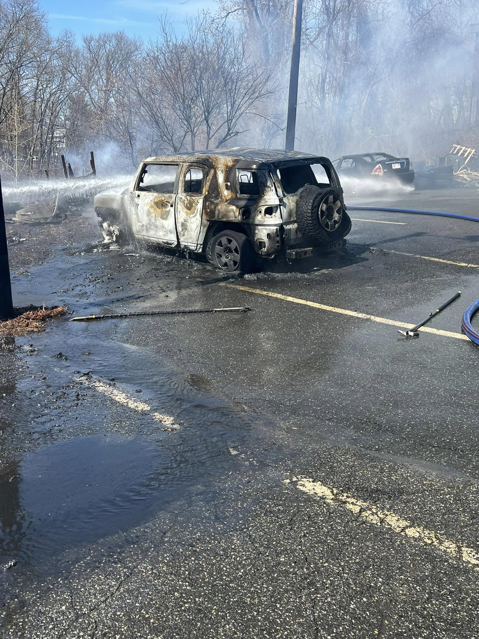 2 cars ‘consumed’ by bush fire in Springfield - masslive.com