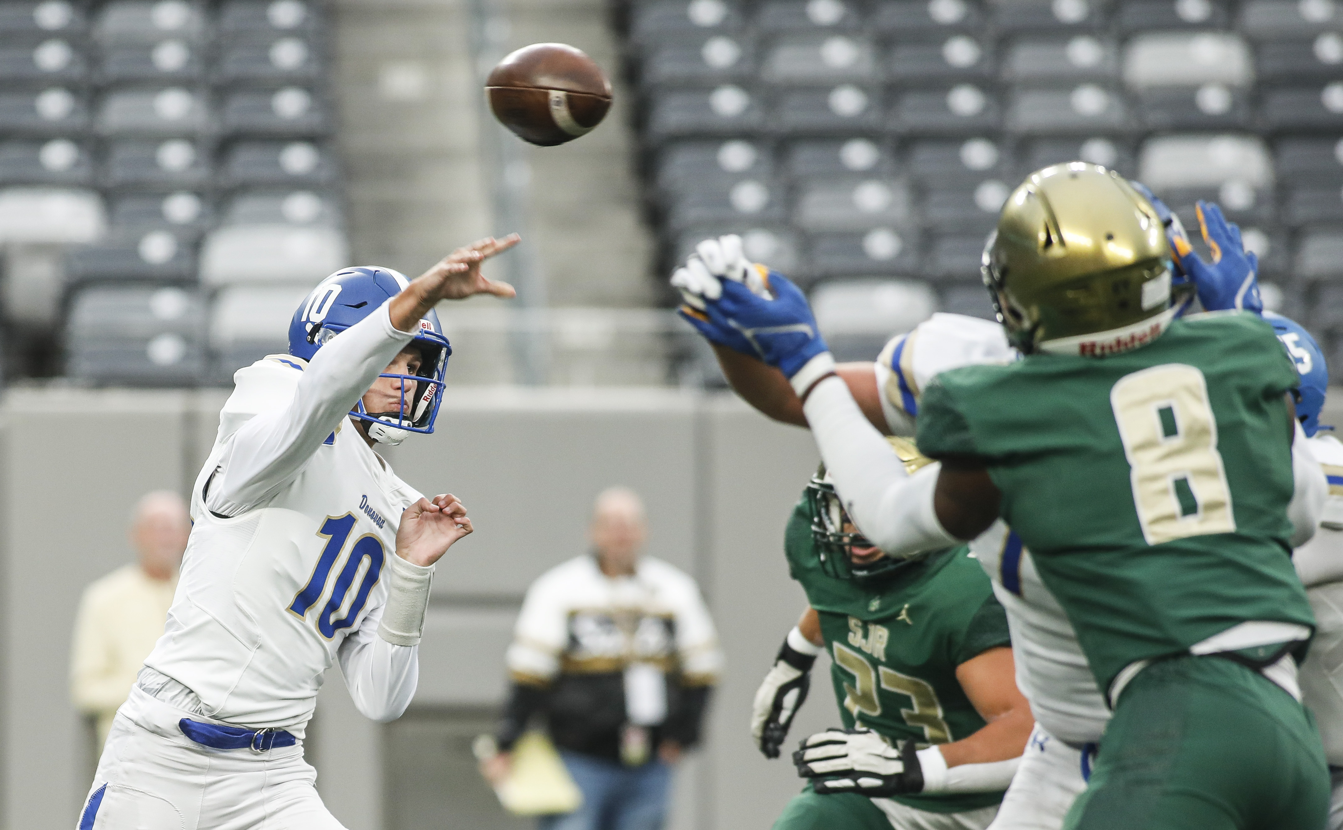 Football: No. 5 St. Joseph (Mont.) vs. No. 19 Donovan Catholic on ...