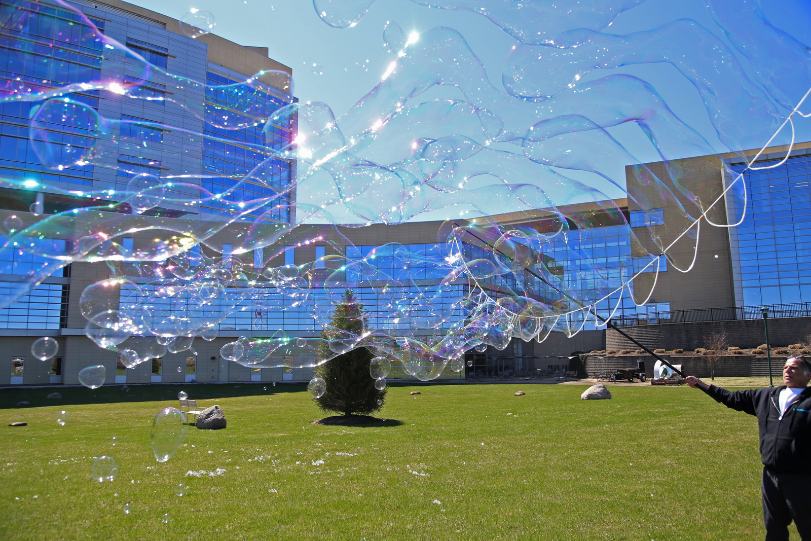 Bubbles, bubbles everywhere - cleveland.com