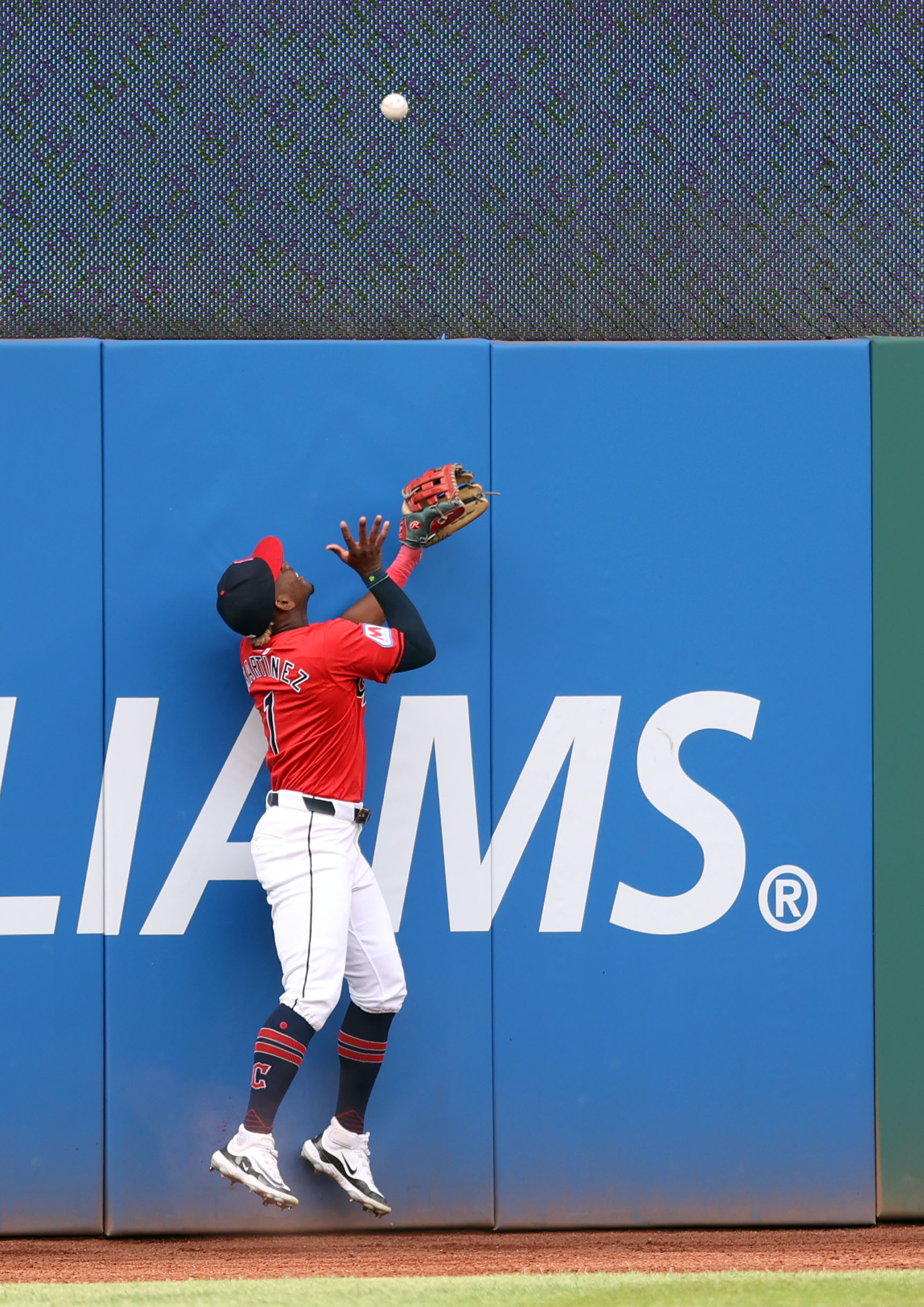 Cleveland Guardians vs. Arizona Diamondbacks game 2, August 7, 2024 ...