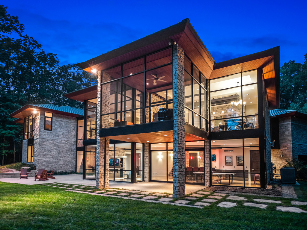 Magnificent $3.19 million glass home hits market with stunning ...