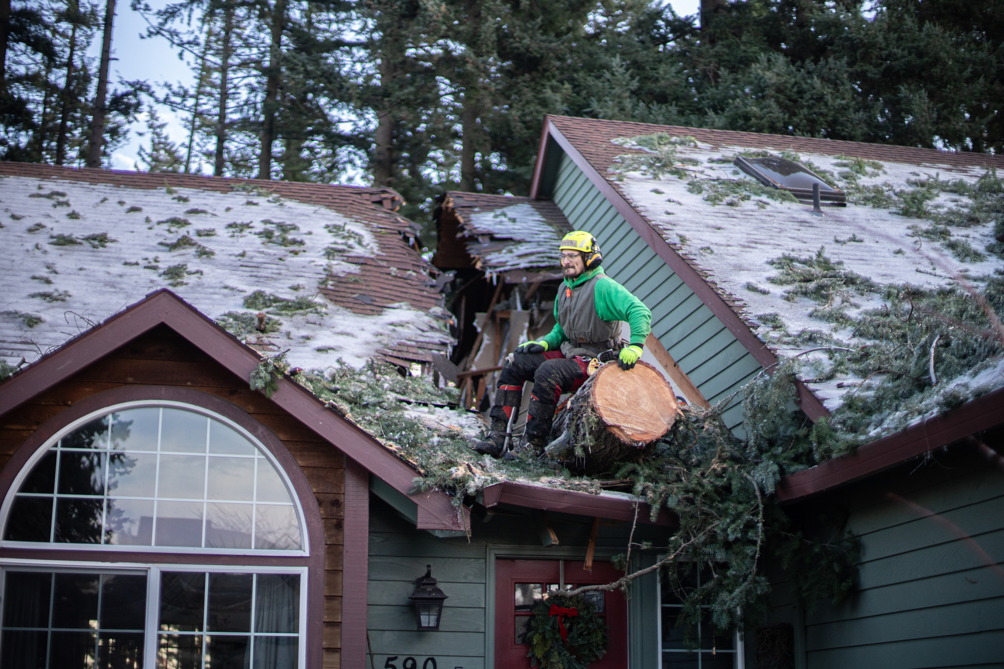 Arborists clear fallen trees from crushed home in Gresham - oregonlive.com