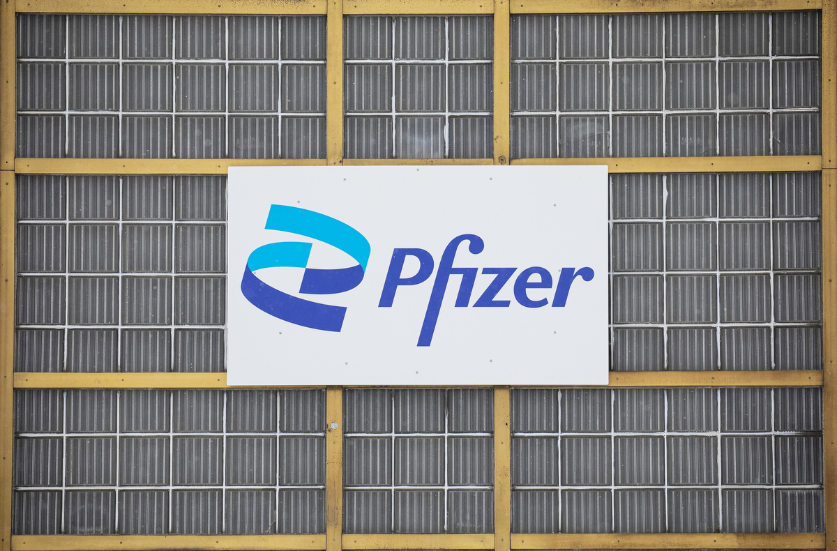 President Joe Biden visits Pfizer headquarters in Portage, Michigan ...