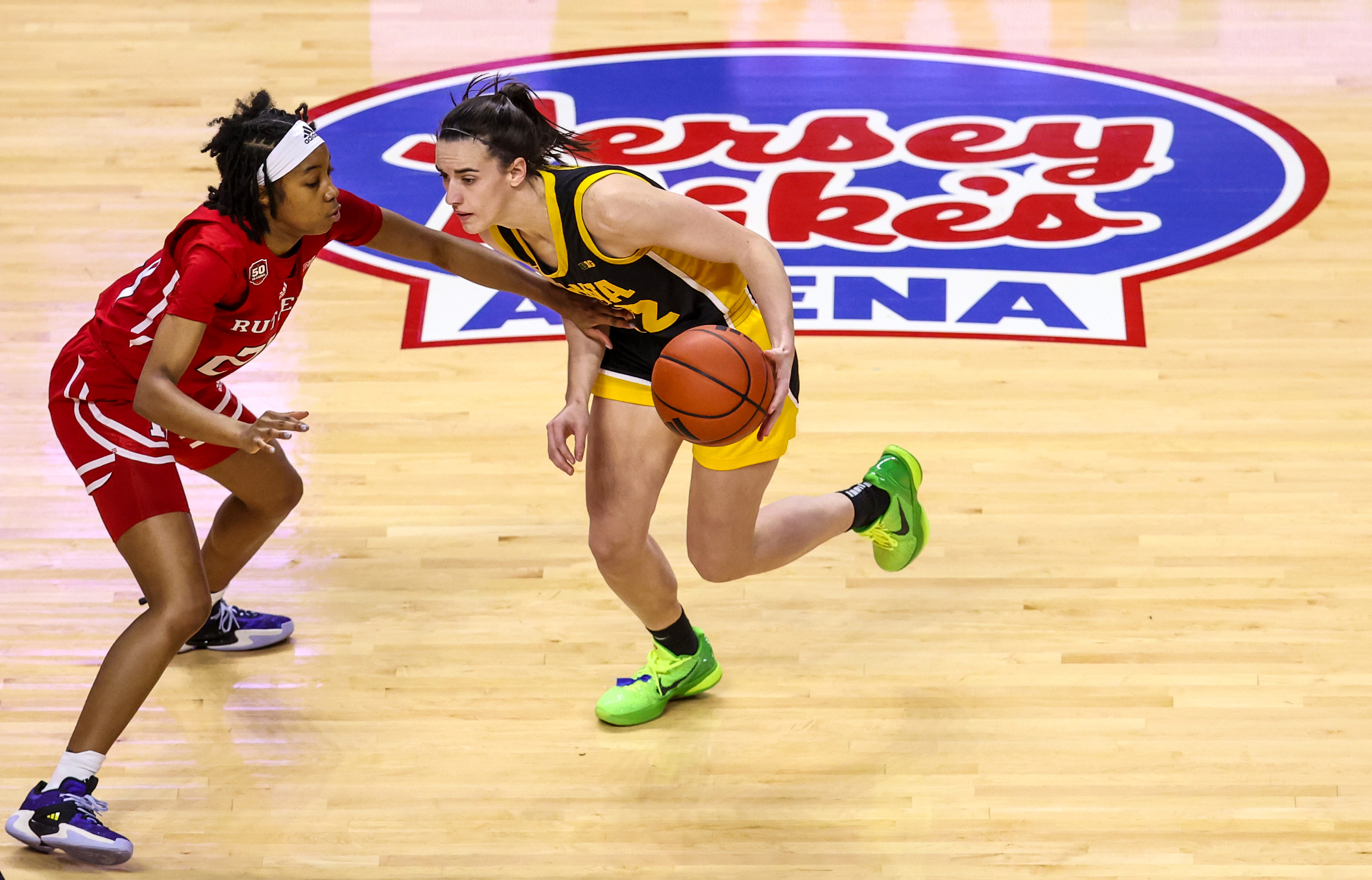 Superstar Caitlyn Clark leads Iowa to blowout win over Rutgers - nj.com