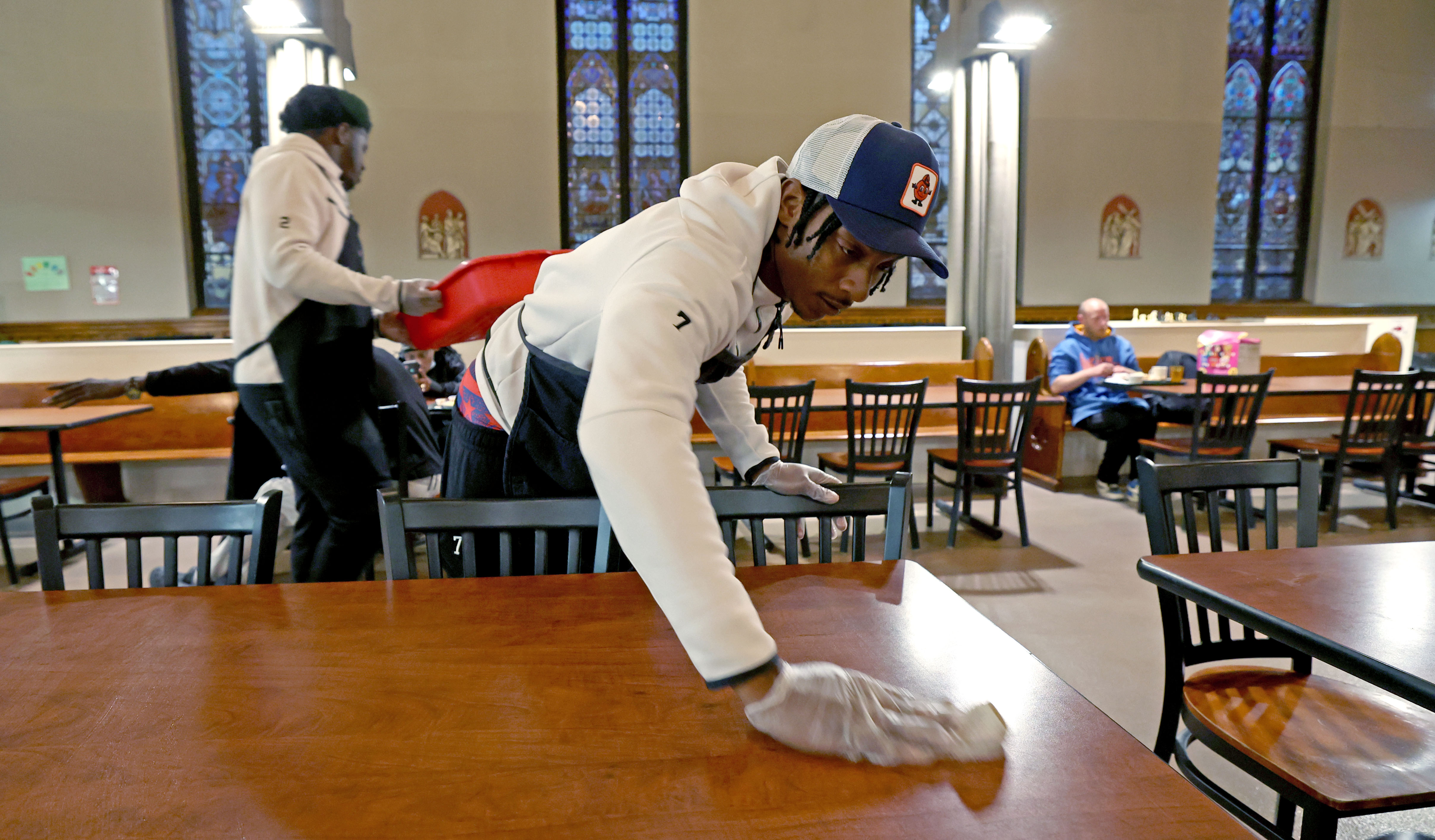 Syracuse football players giving back to the Community - syracuse.com