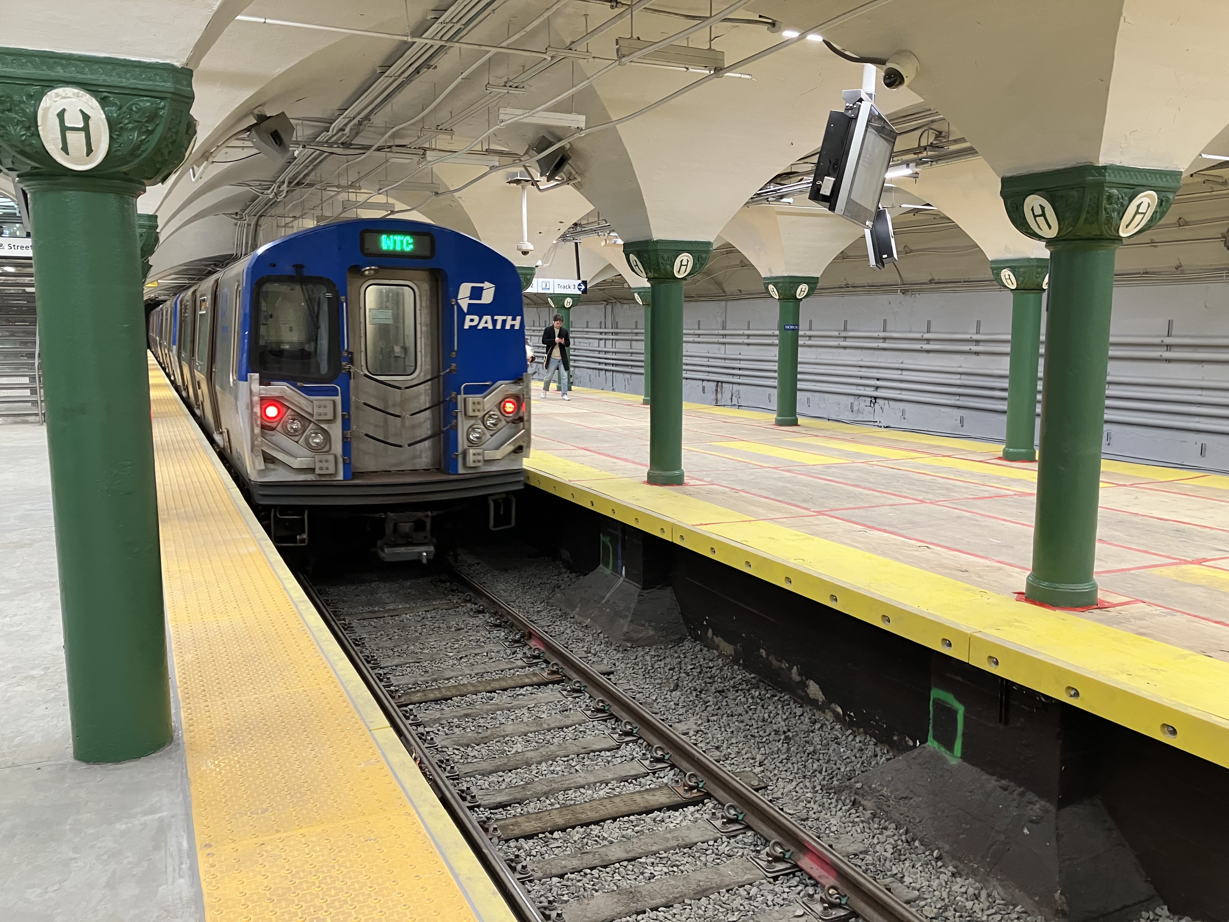 Commuters return to a brighter, better Hoboken PATH station. - nj.com