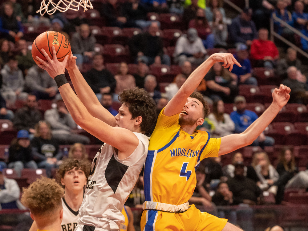 Middletown meets Berks Catholic in the 2022 D3 Title basketball game ...