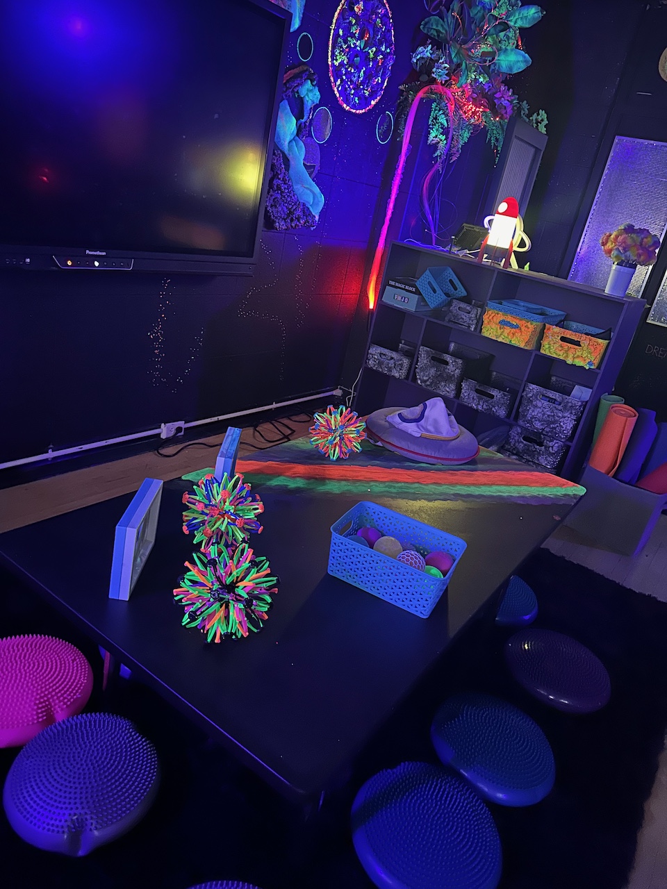 Inside the new space-themed mindfulness room at PS 58 - silive.com