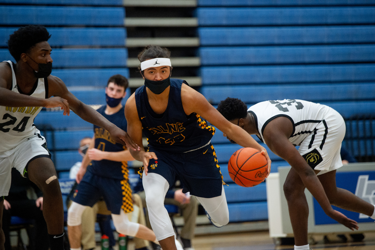 Ann Arbor Huron vs. Saline boys basketball districts - mlive.com