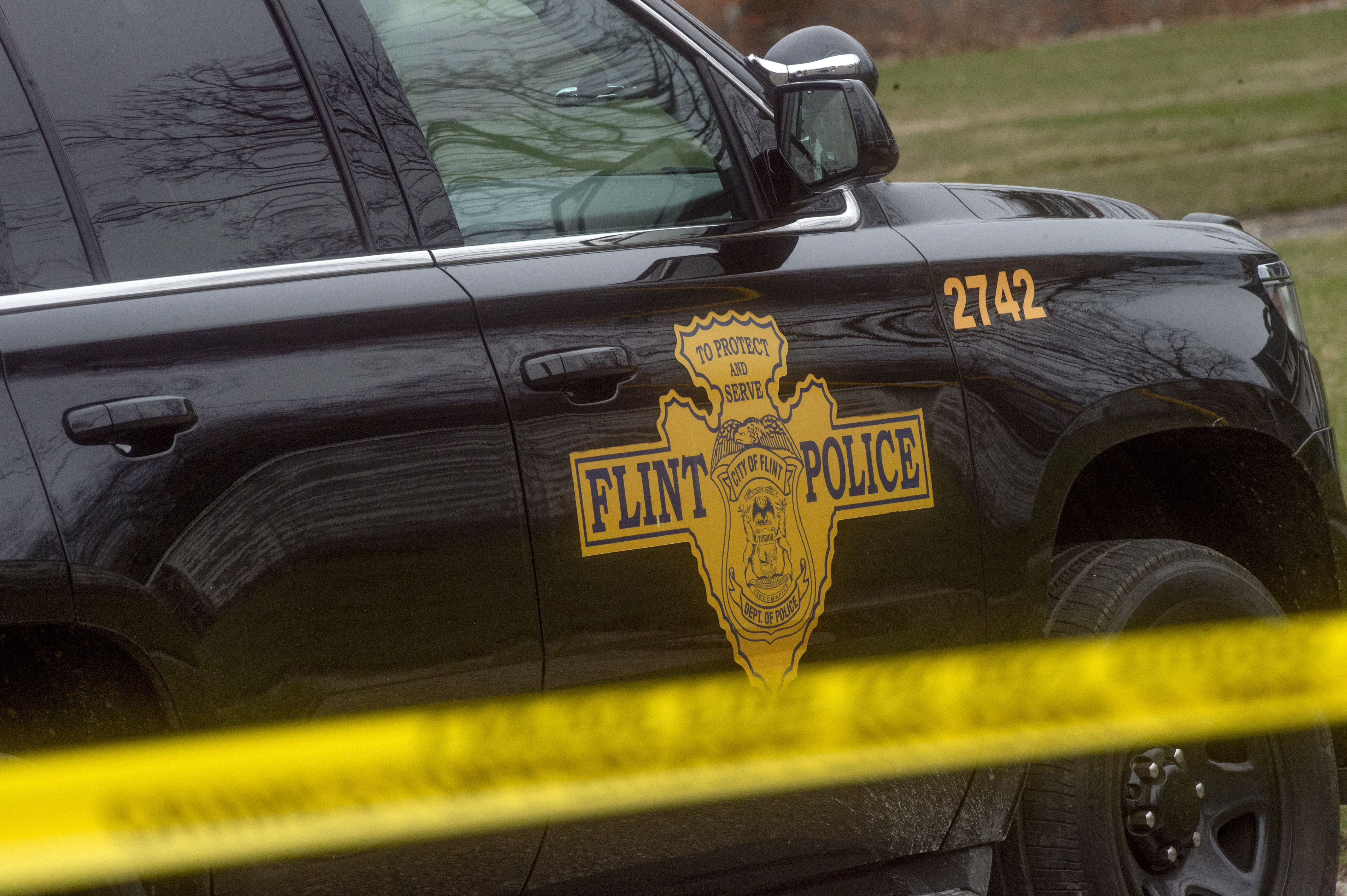 One dead after midday homicide on Flint's west side - mlive.com