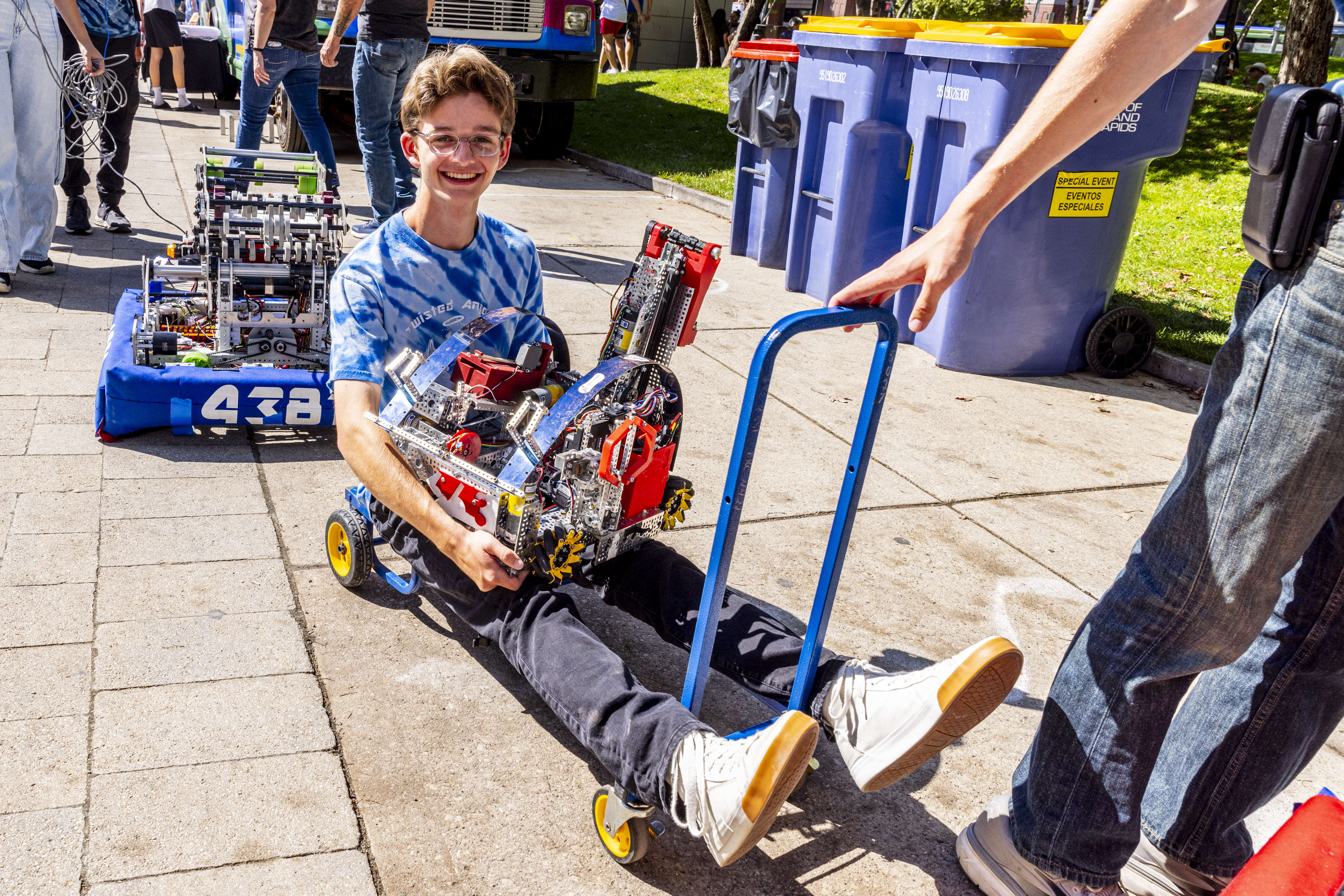 Robots invade Rosa Parks Circle during Robotics Expo and Parade - mlive.com