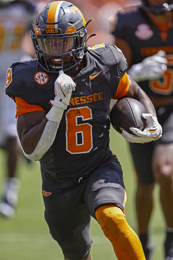 Cleveland Browns select RB Dylan Sampson as their pick in the 4th round ...