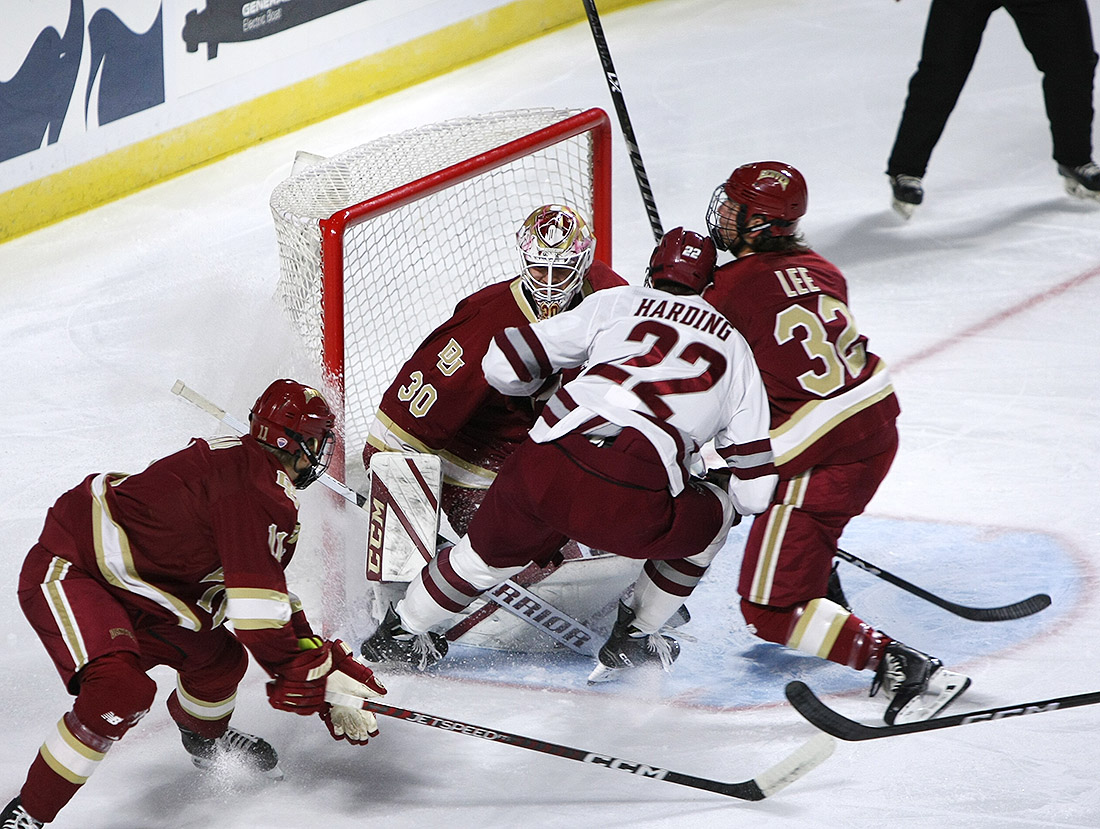 UMass Hockey vs Denver 10/15/22 - masslive.com