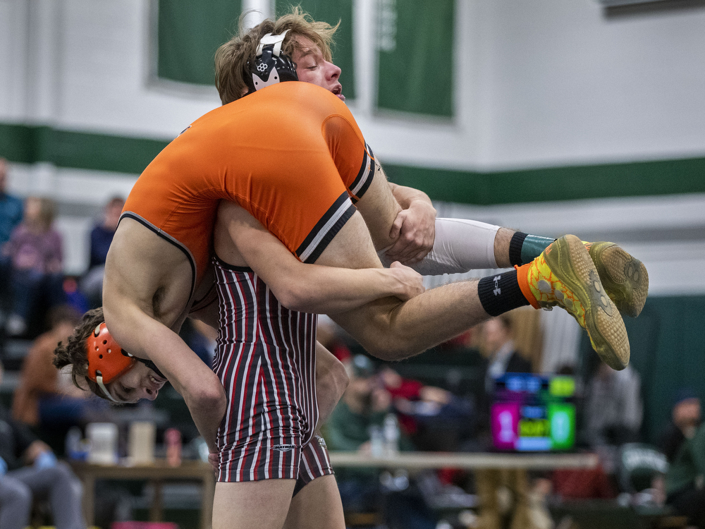 Finals of the 2021 Carlisle Christmas Classic Wrestling tournament ...
