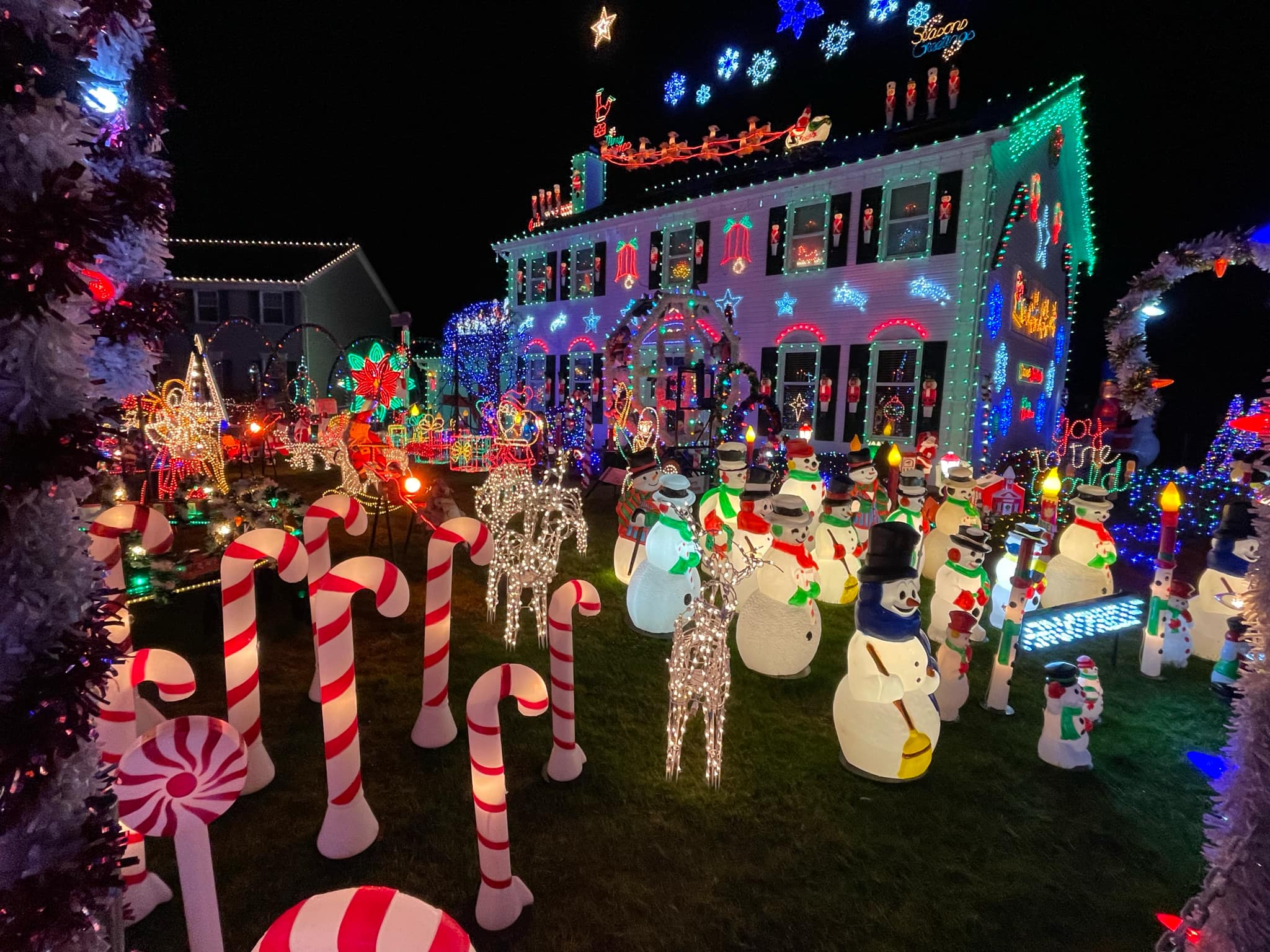 Crown Point Parkway Festival of Lights - cleveland.com