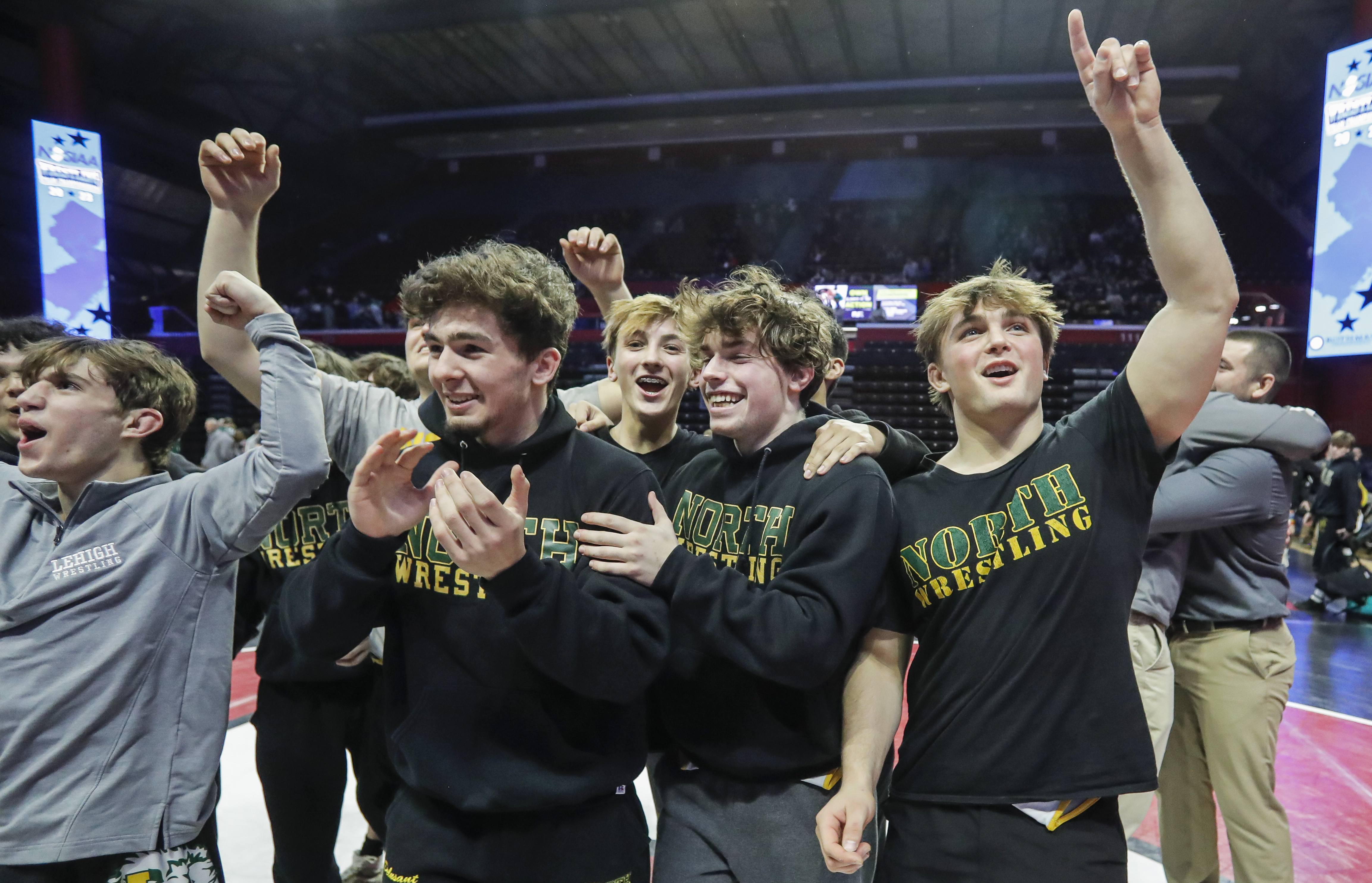 NJSIAA Group 4 Wrestling Final, North Hunterdon defeats Jackson ...