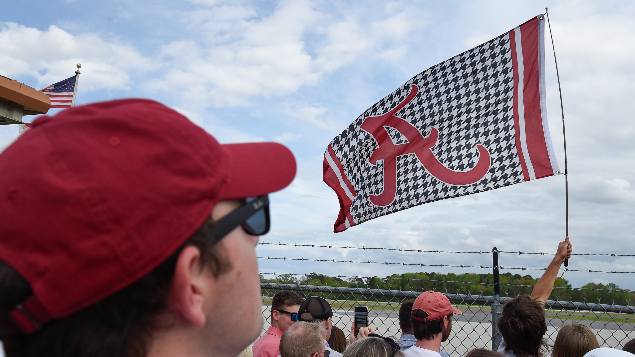 Alabama Fans Final Four Airport 2024 - al.com