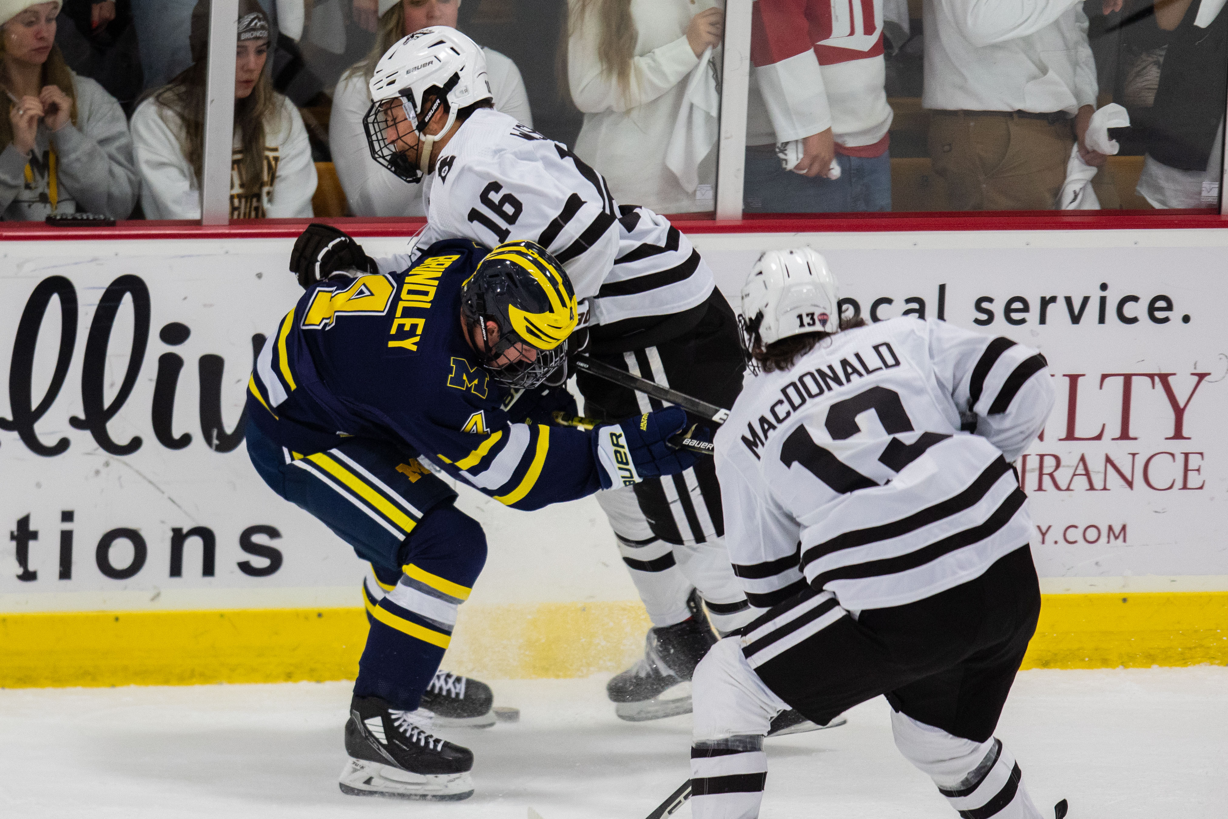 Western Michigan Broncos face off against Michigan Wolverines in hockey ...