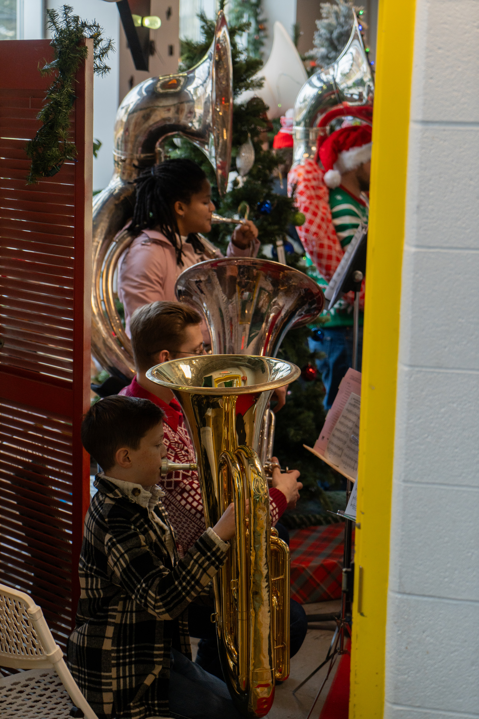 U-M Flint Music Department throws a ‘Tuba Christmas’ at Flint Farmers ...