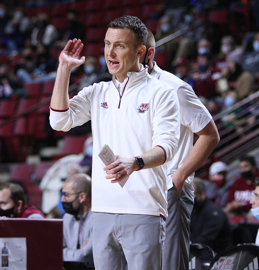 UMass Men's Basketball vs URI 1/15/22 - masslive.com