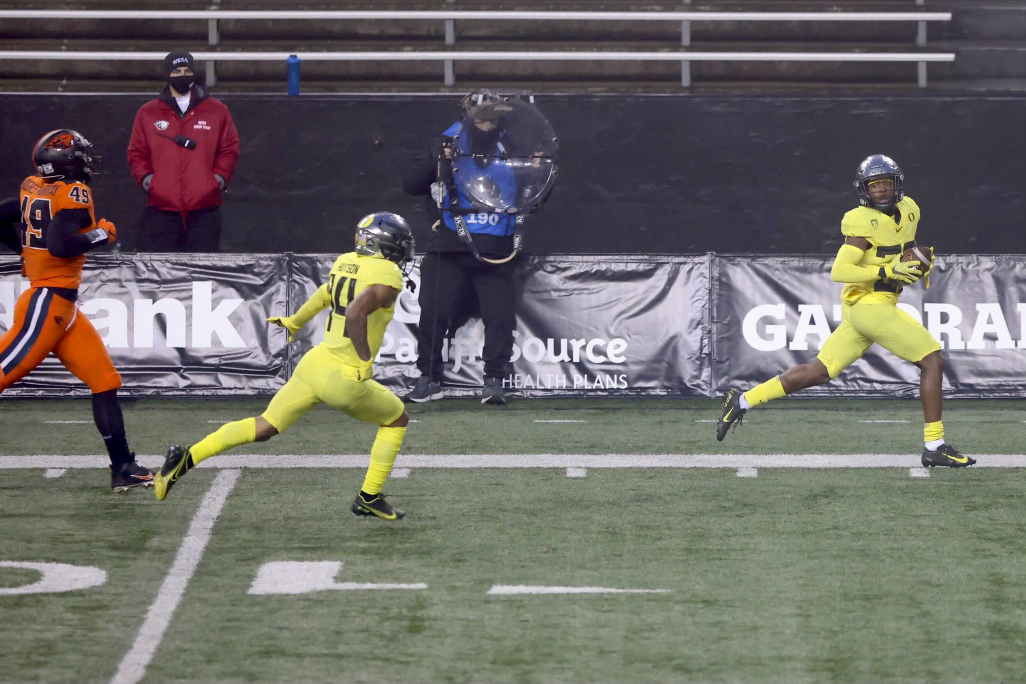 Oregon Ducks vs. Oregon State Beavers football: Nov. 27, 2020 ...