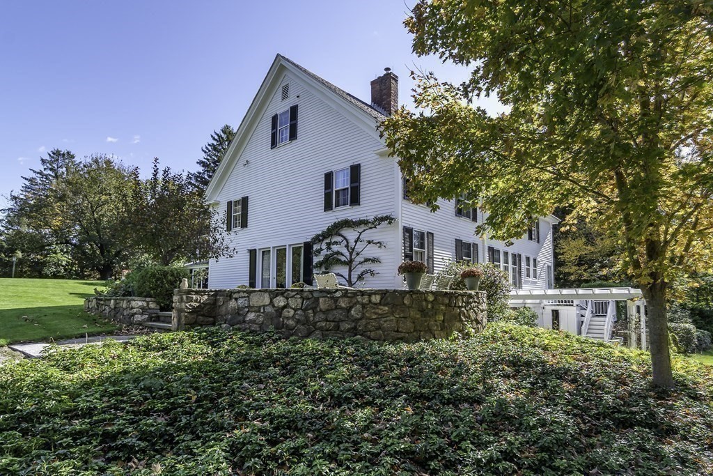 House of the Week: Former barn transformed into nearly $1.9 million ...