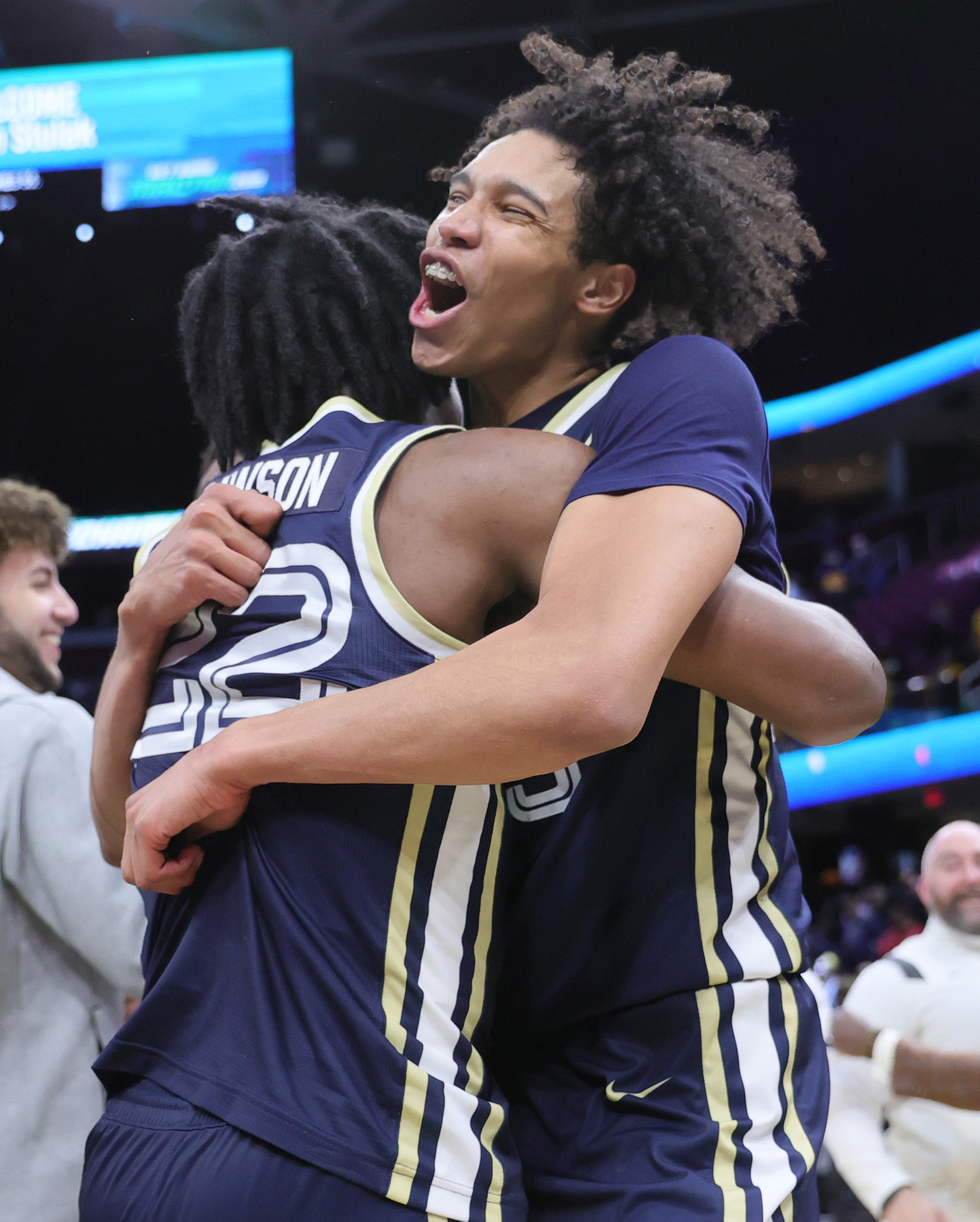 Kent vs. Akron in men's MAC Tournament final, March 12, 2022 ...