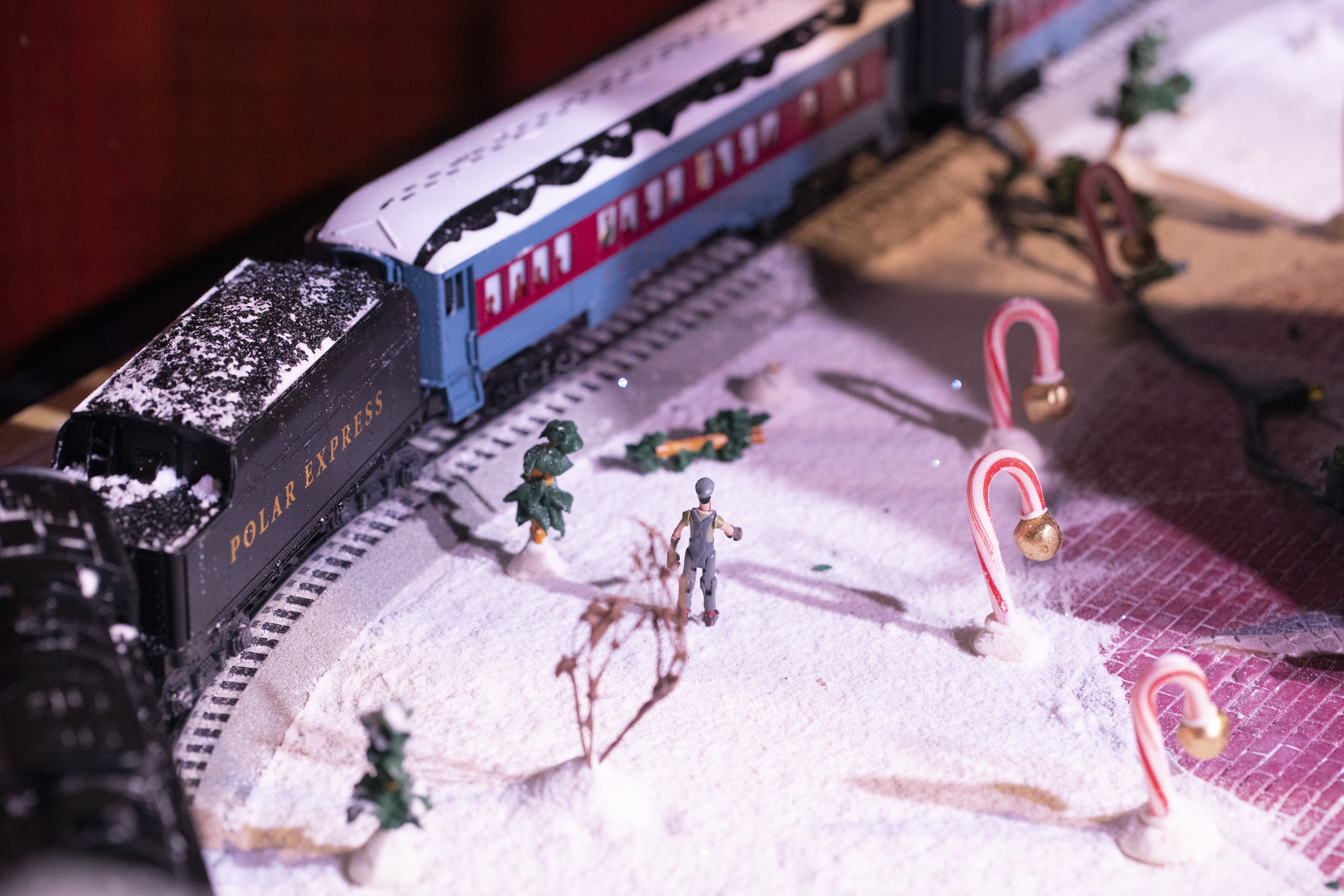 Elaborate gingerbread scene unveiled at Benson Hotel in downtown ...