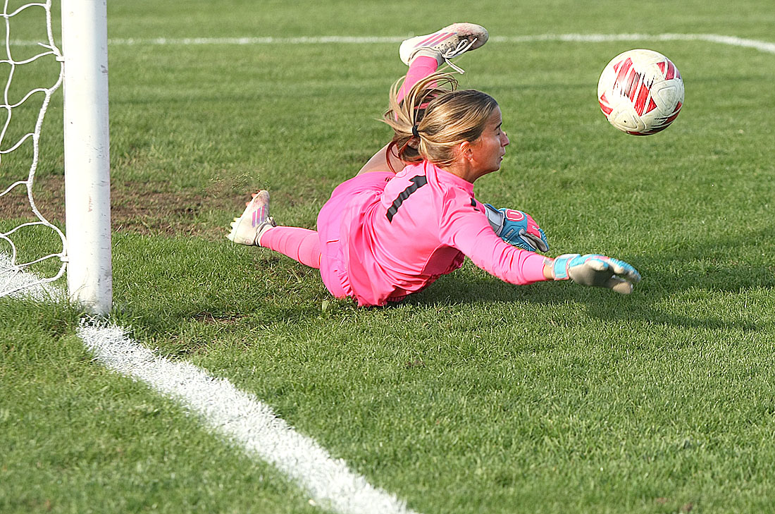 Frontier vs Granby girls Soccer 10/2/25 - masslive.com