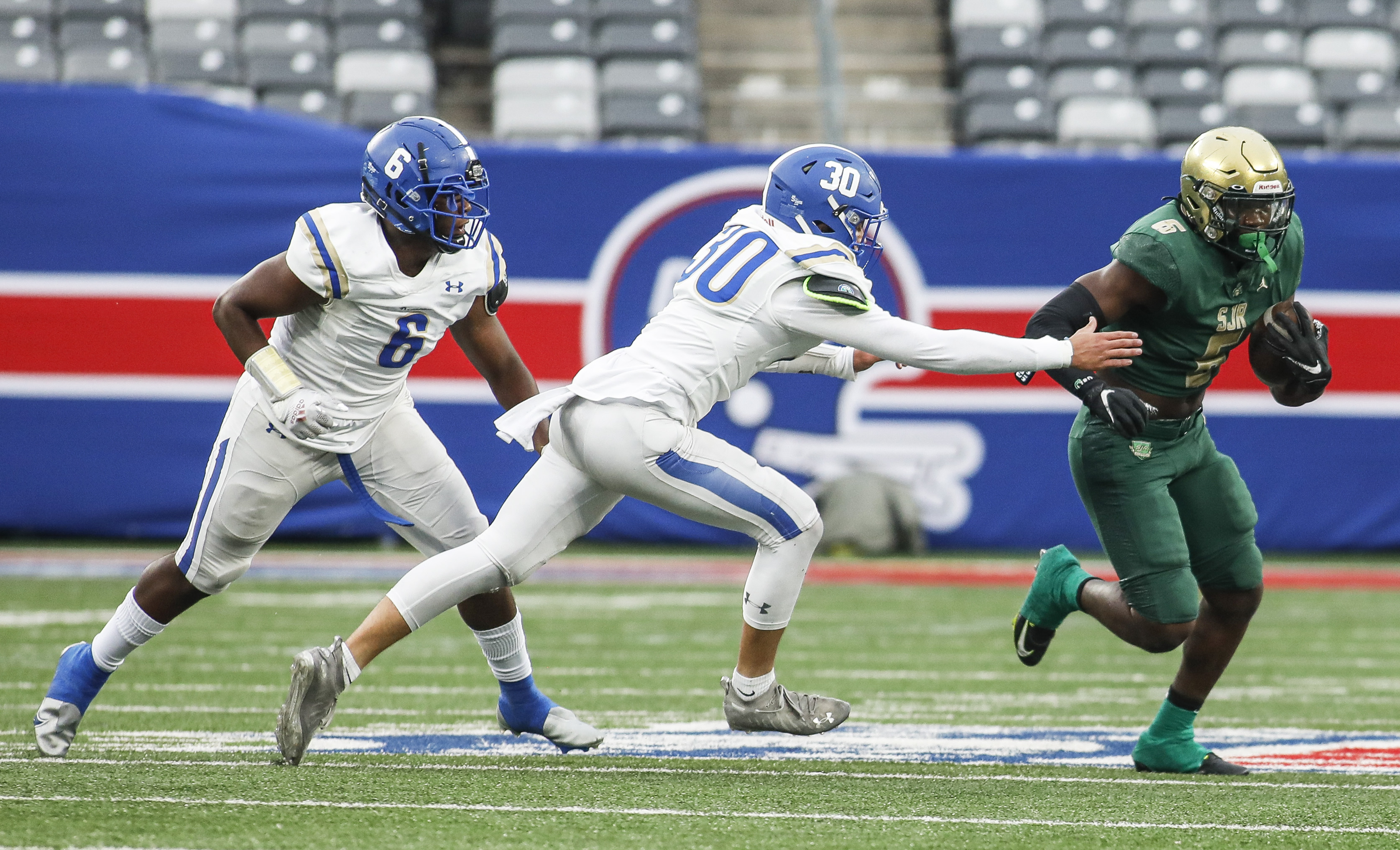 Football: No. 5 St. Joseph (Mont.) vs. No. 19 Donovan Catholic on ...