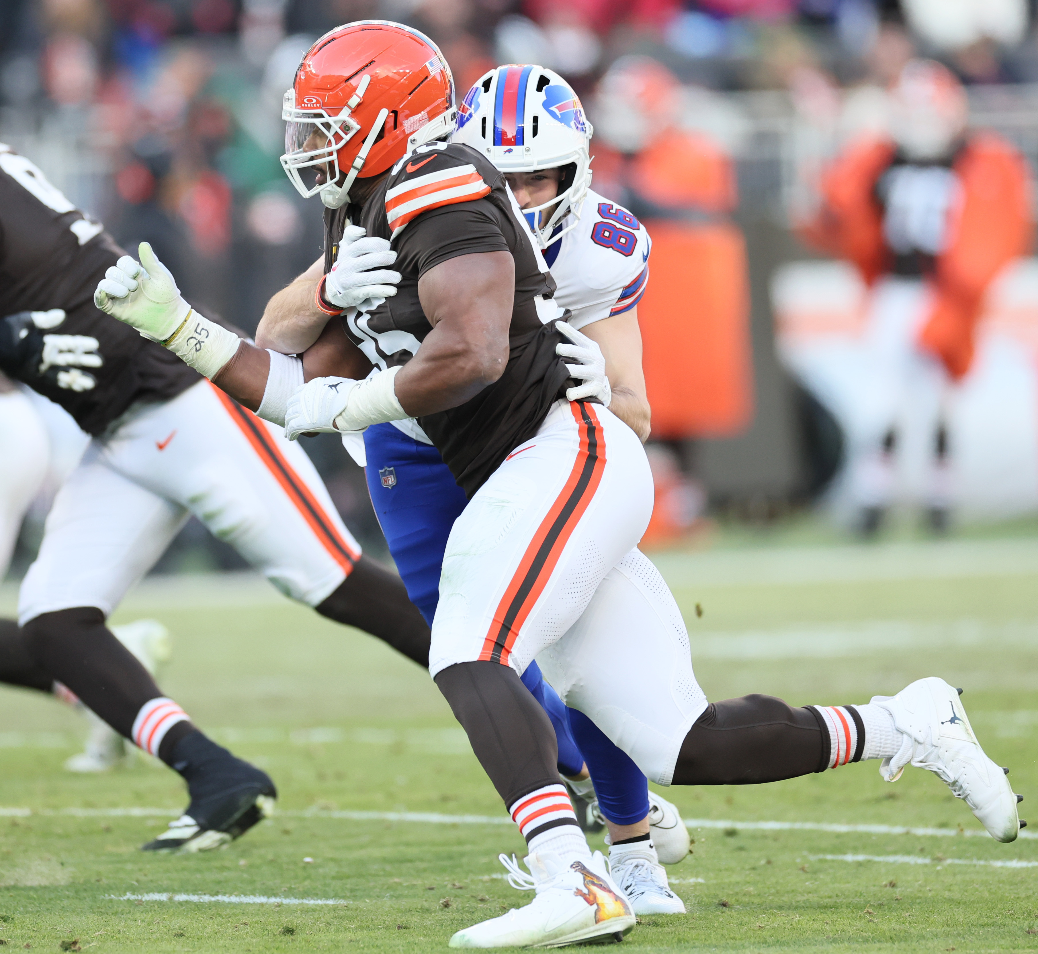Cleveland Browns defensive end Myles Garrett vs. Buffalo Bills ...