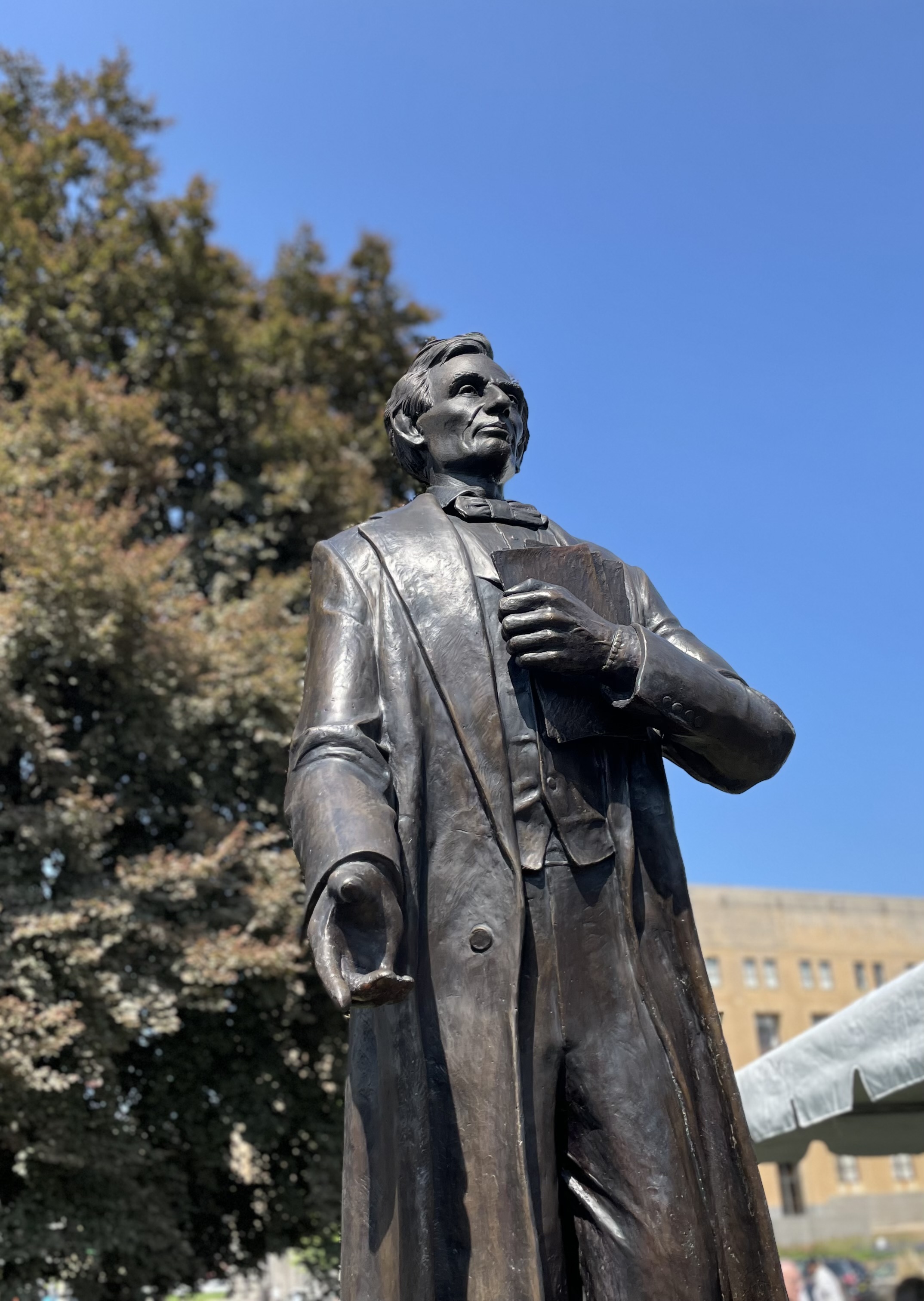 Lincoln statue unveiled - mlive.com