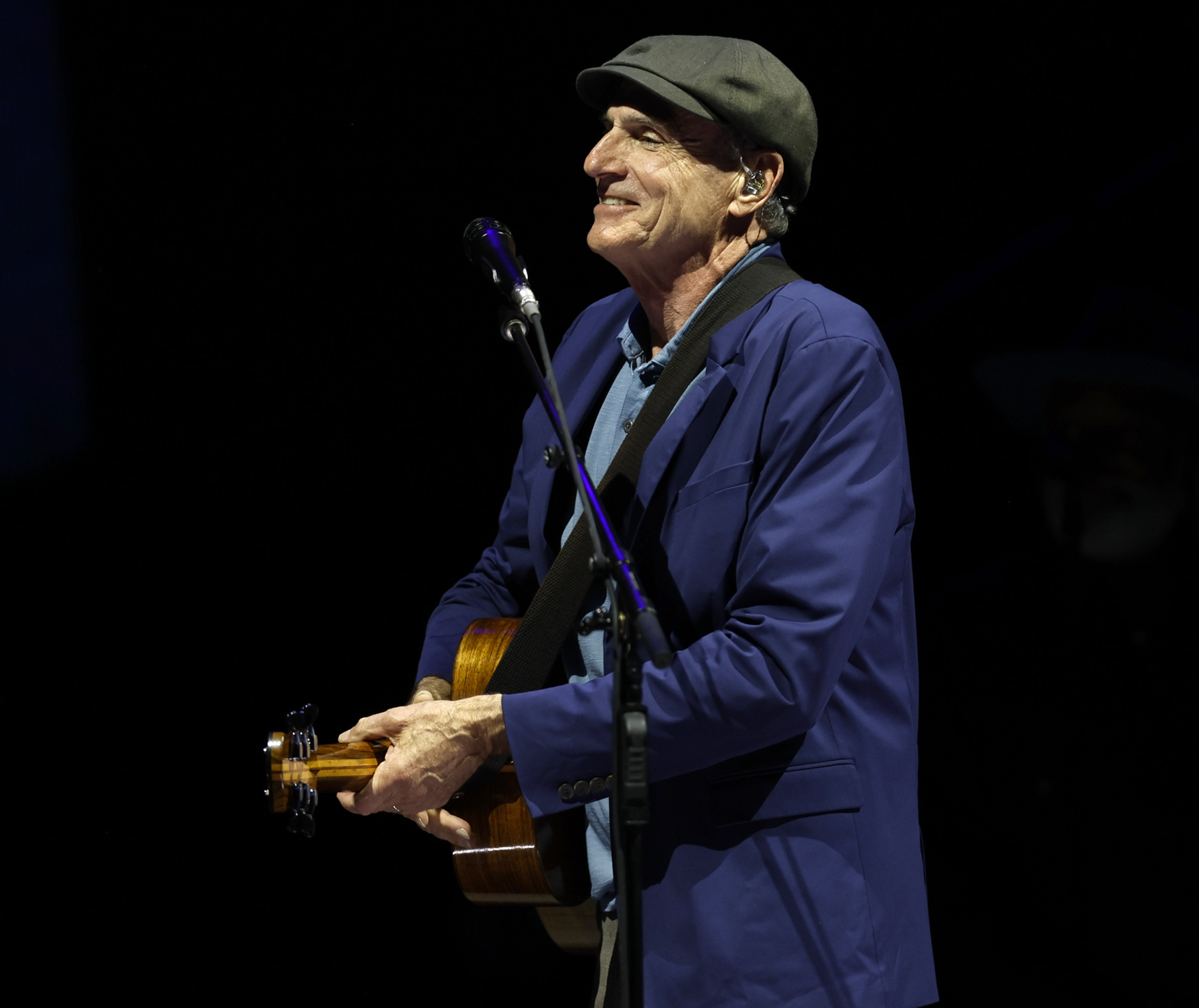 James Taylor at the the Empower Amp in Syracuse - syracuse.com