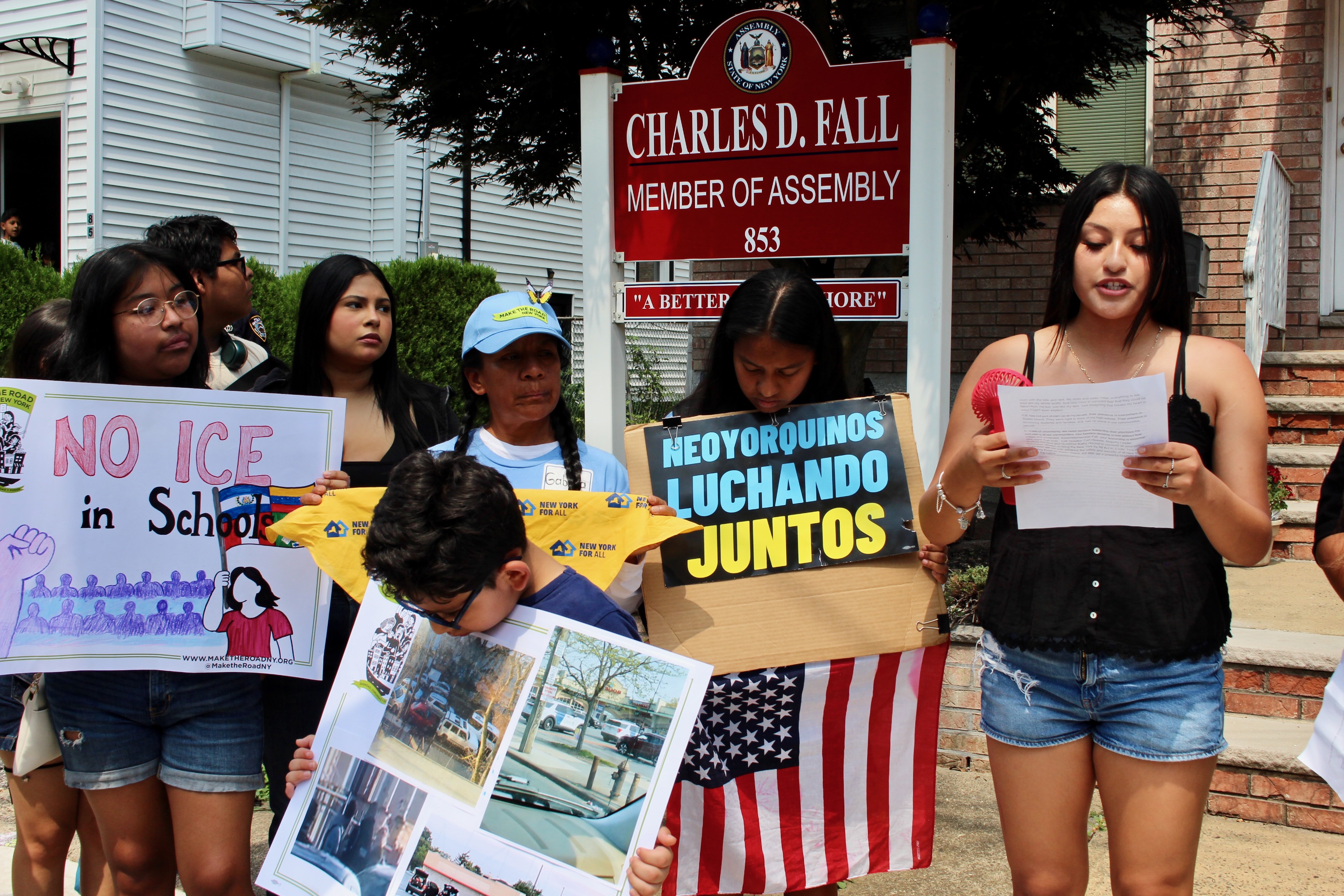 Staten Islanders rally for legislation to protect undocumented ...