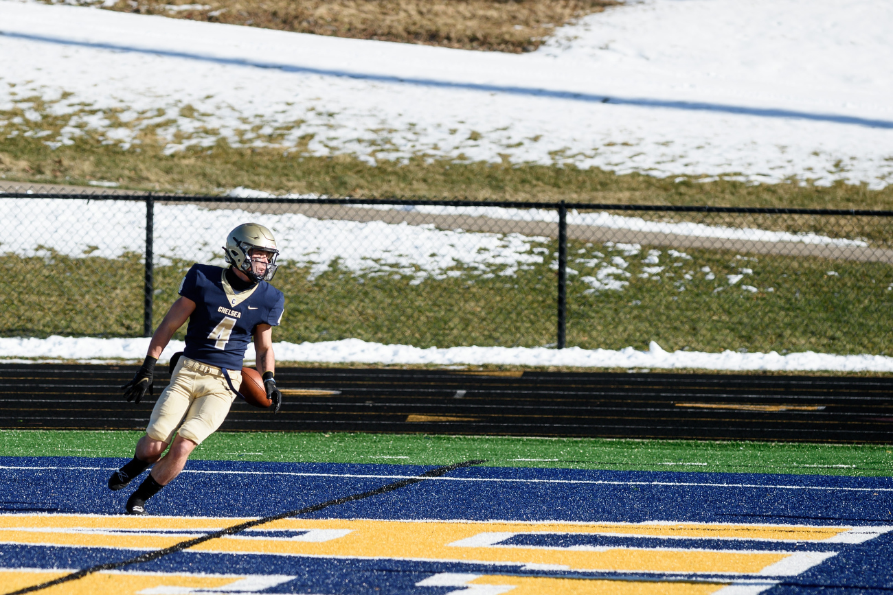 Chelsea vs. Flint Kearsley regional final football - mlive.com