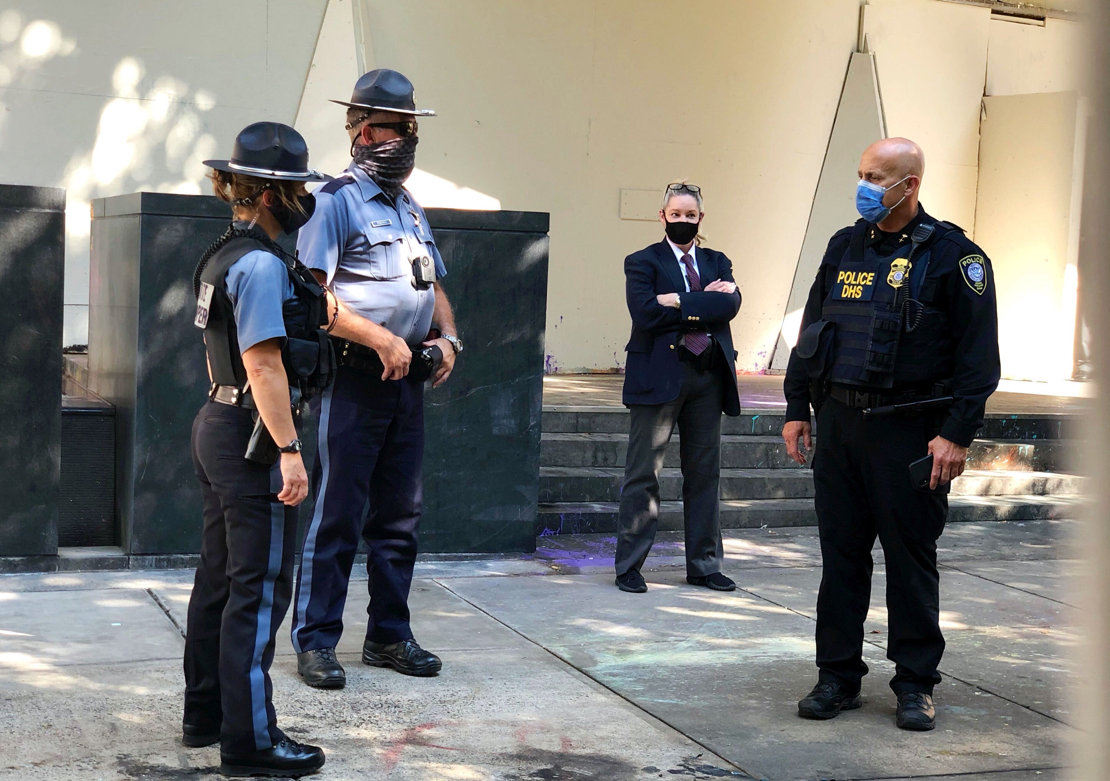 Oregon State Police at federal courthouse - oregonlive.com