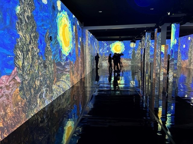 "Immersive Van Gogh" exhibition at Lighthouse ArtSpace in Detroit ...