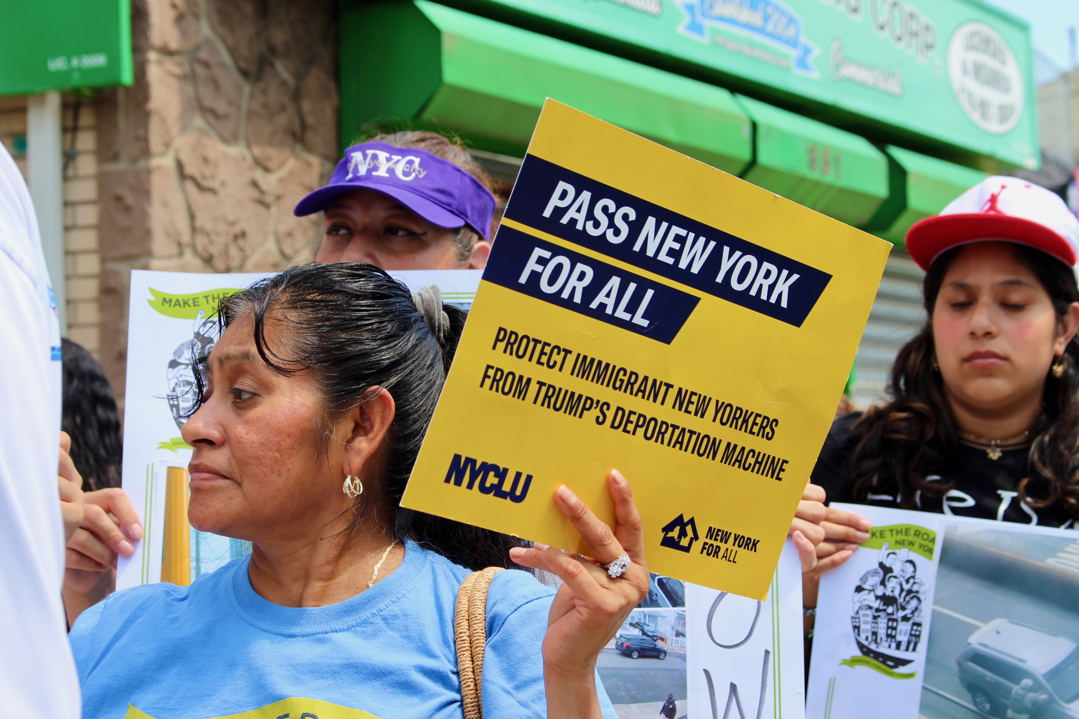 Staten Islanders rally for legislation to protect undocumented ...