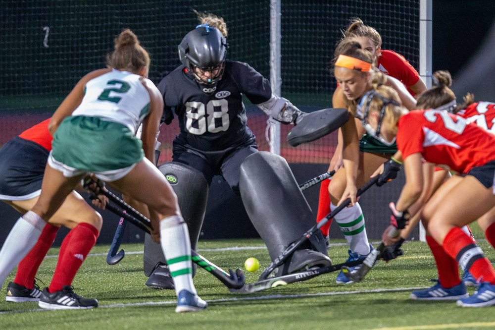 CV scores in the closing minutes for a 2-1 field hockey win over CD ...