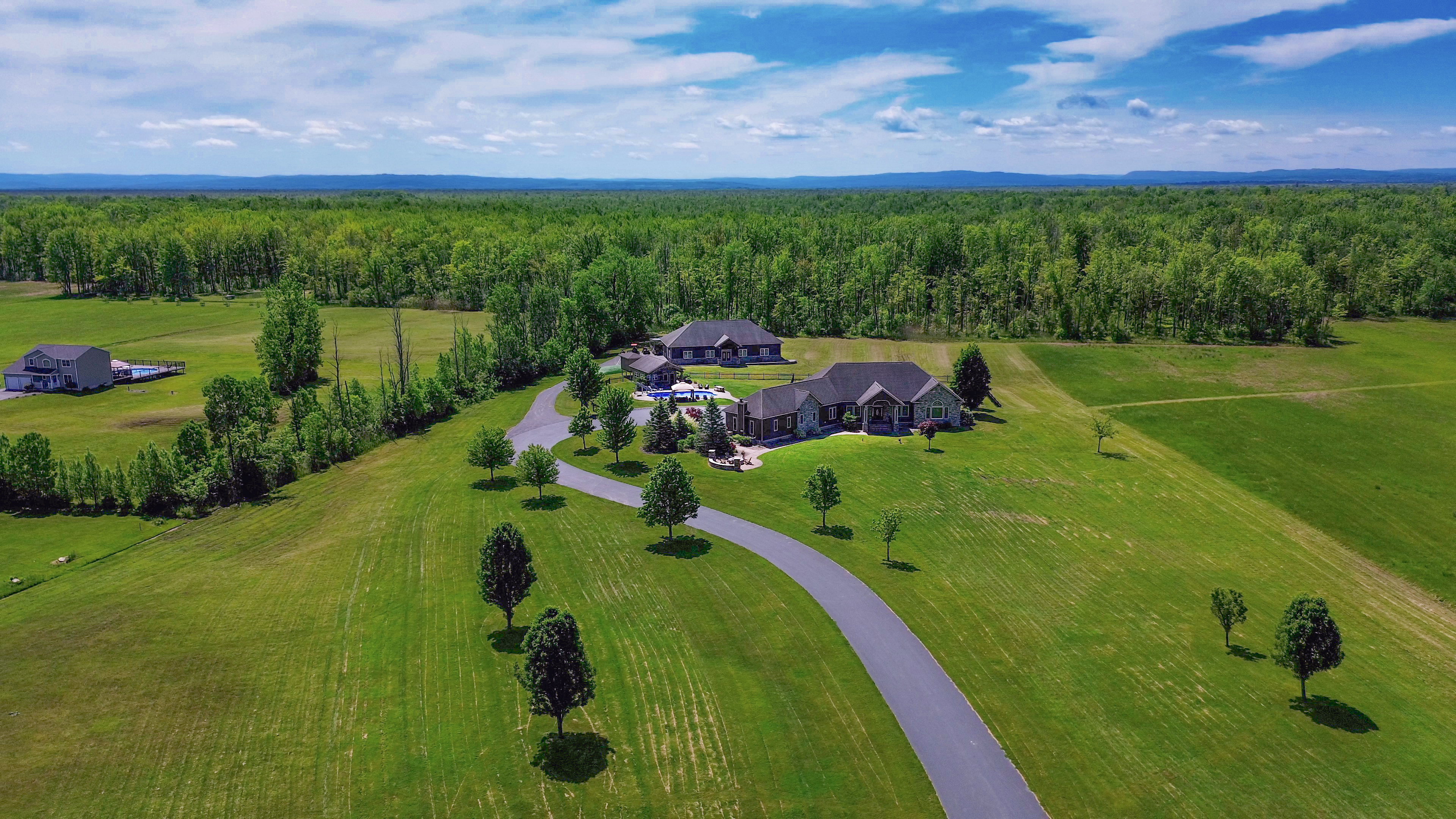 Cicero ranch needed 50 tons of steel for its construction - syracuse.com
