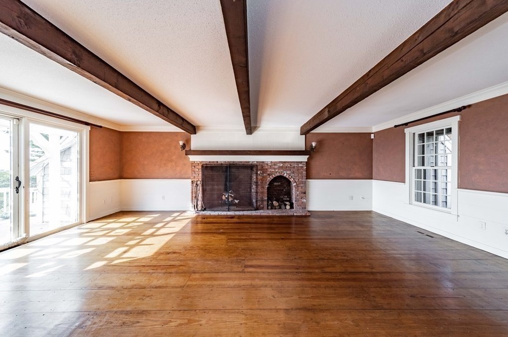 House of the Week: Wilbraham Mountain home offers sweeping views of ...