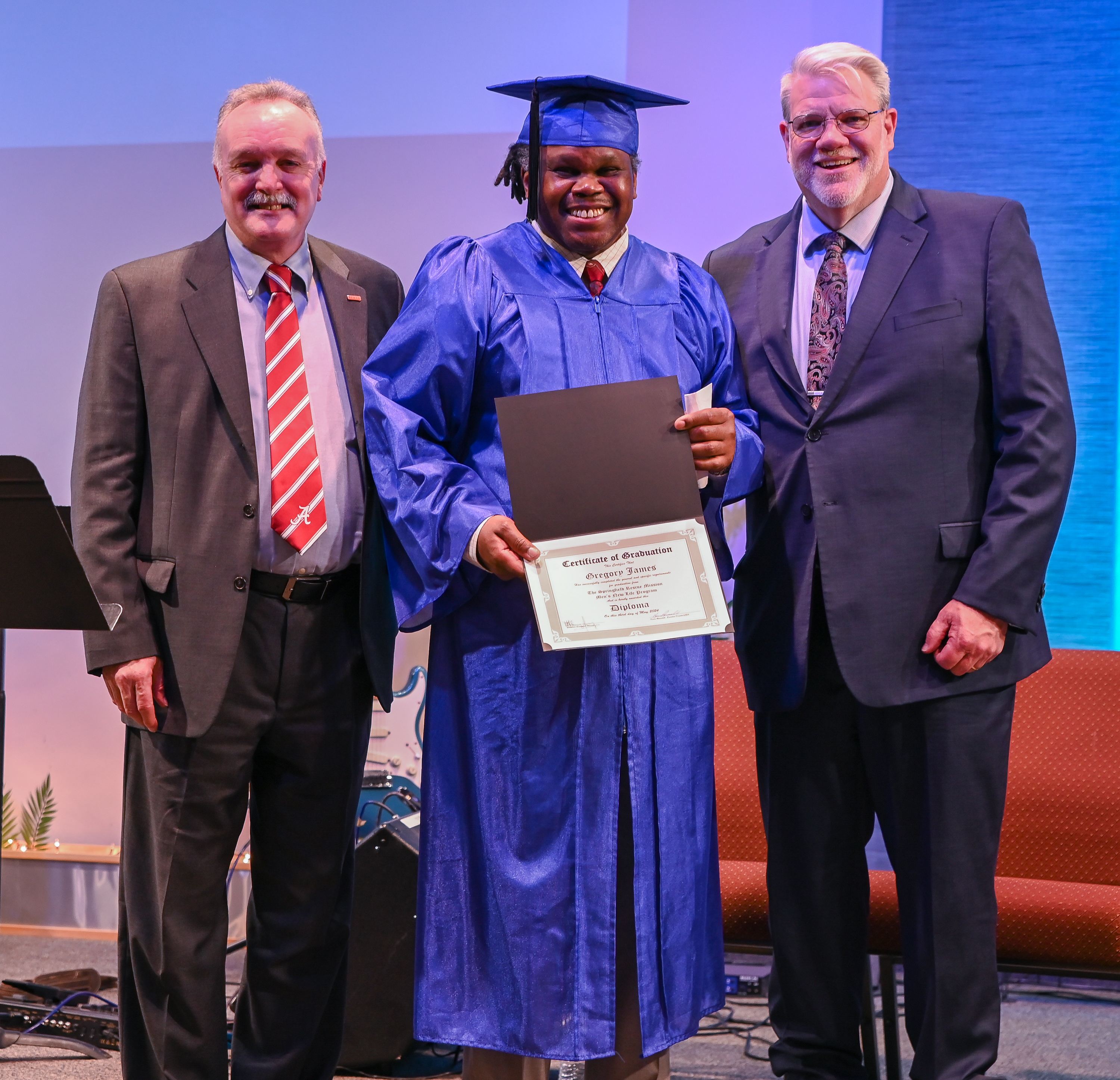 Rehabilitated graduates honored at Springfield Rescue Mission ceremony ...