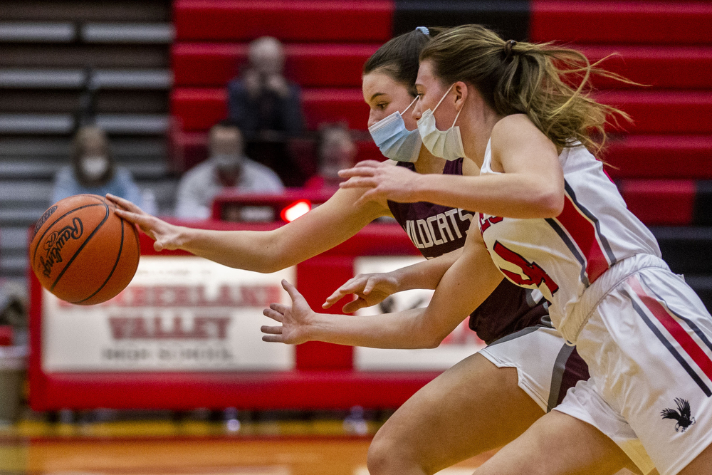 Cumberland Valley girls defeat Mechanicsburg 45-39 in basketball ...