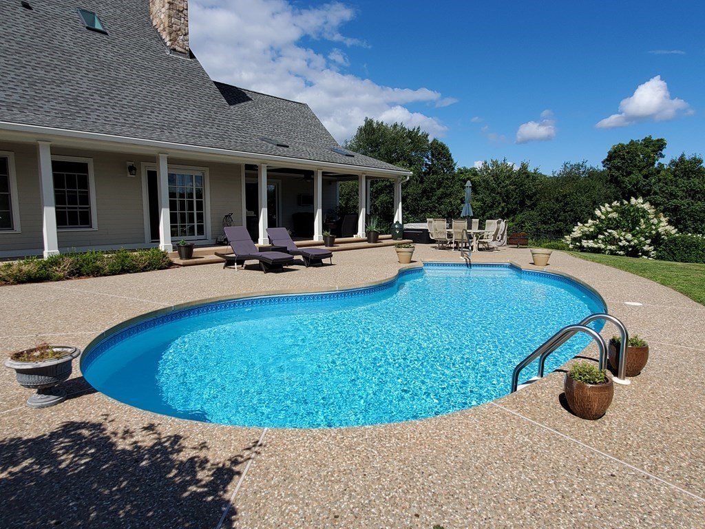 Broken Creek Vineyard & Winery for sale as owners hope to cross other ...