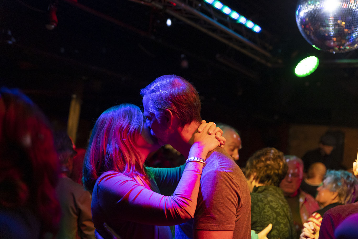 'Geezer Happy Hour' brings hundreds of people to LIVE NIGHTCLUB for ...