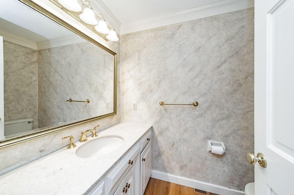 House of the Week: Wilbraham Mountain home offers sweeping views of ...