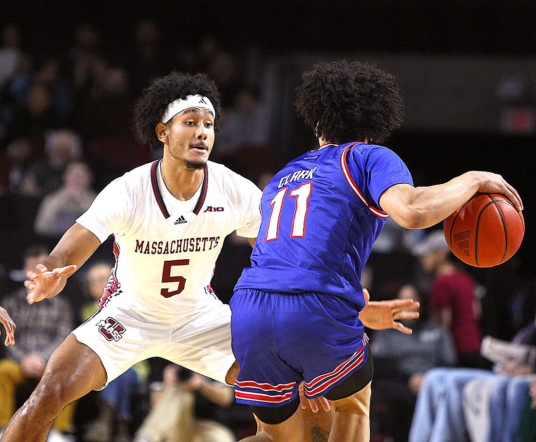 UMass Men's Basketball vs UMass Lowell 12/7/24 - masslive.com