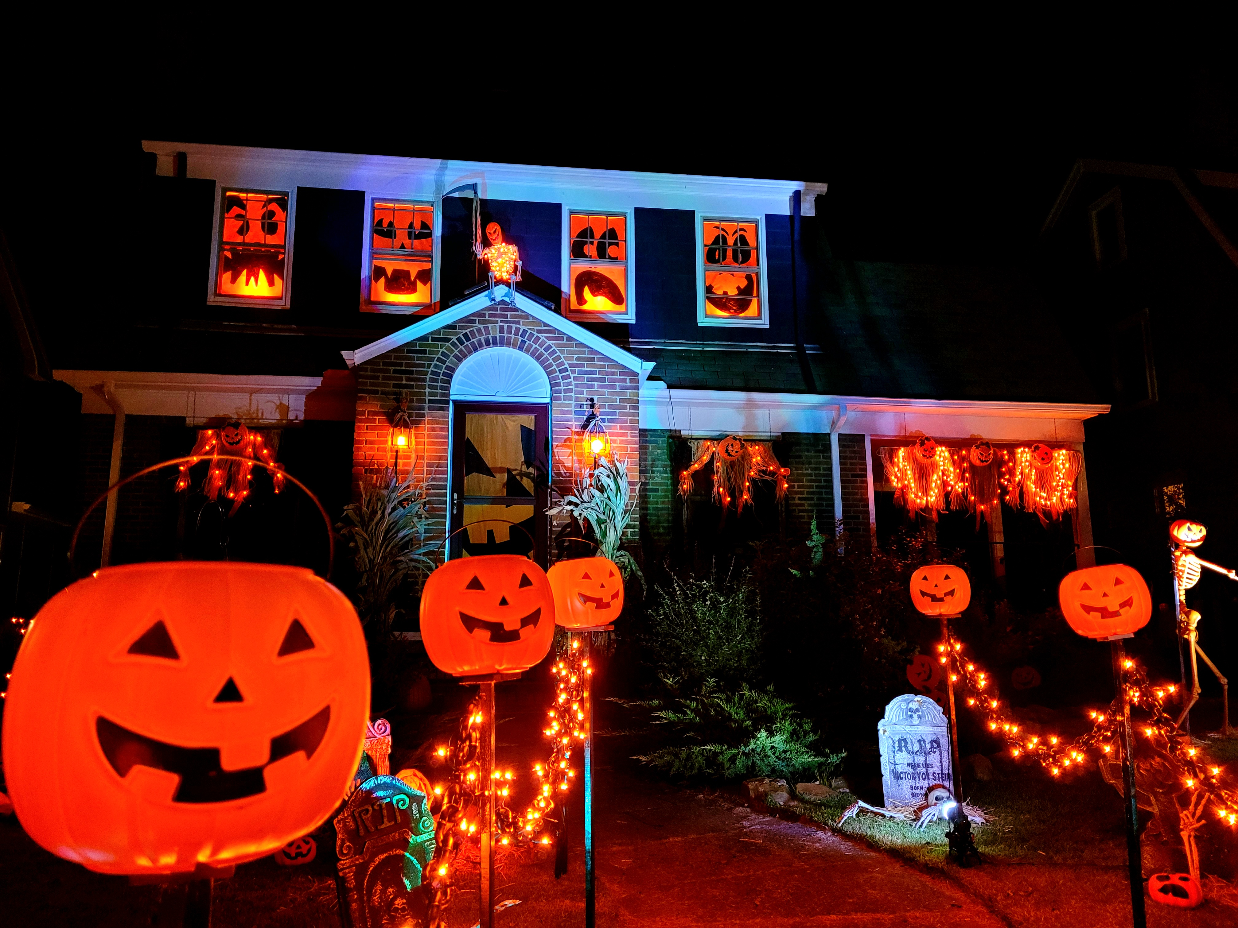Northeast Ohioans impress with spook-tacular Halloween displays 2022 ...