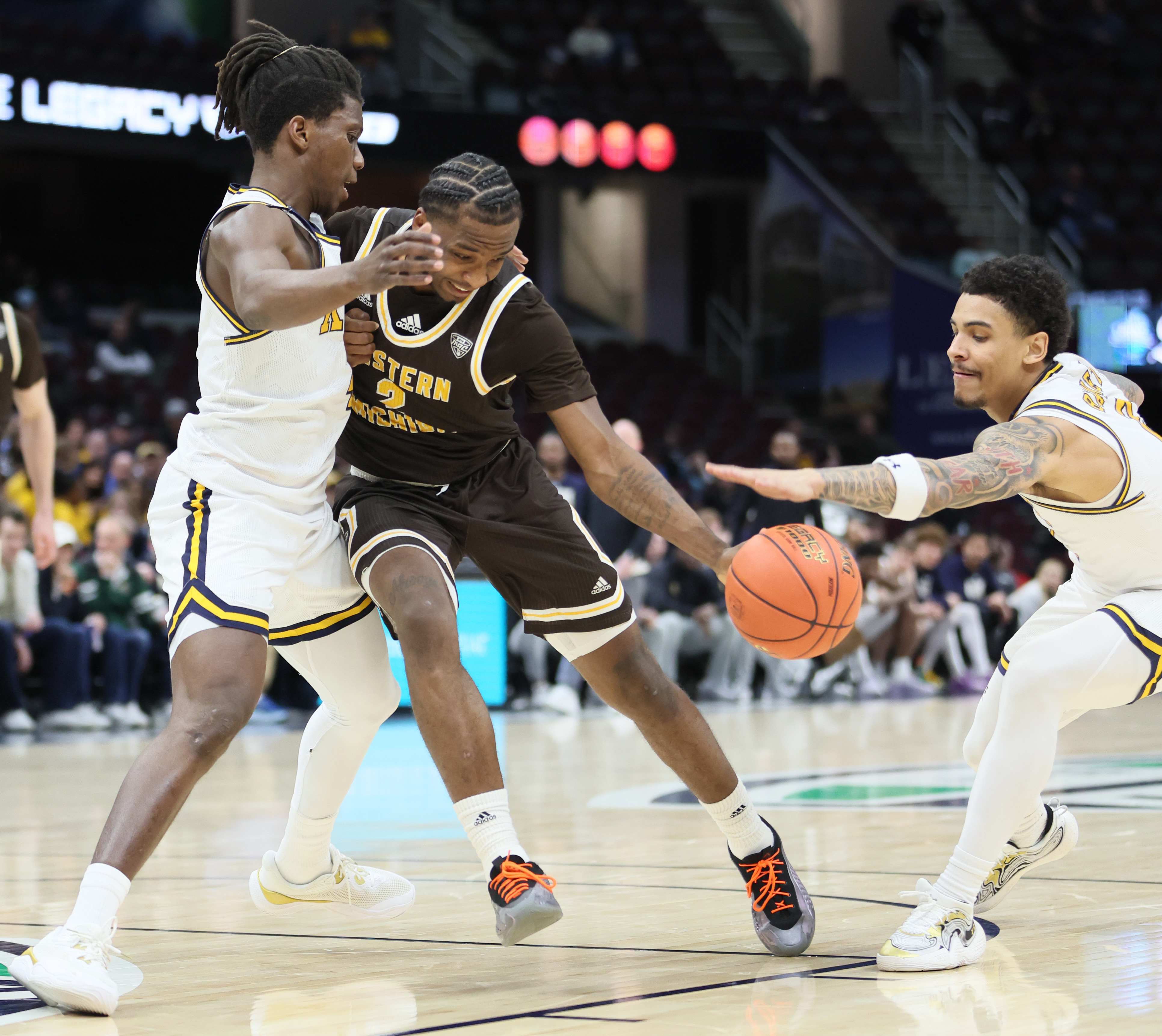 Kent vs. Western Michigan in men's MAC Tournament quarterfinals, March ...